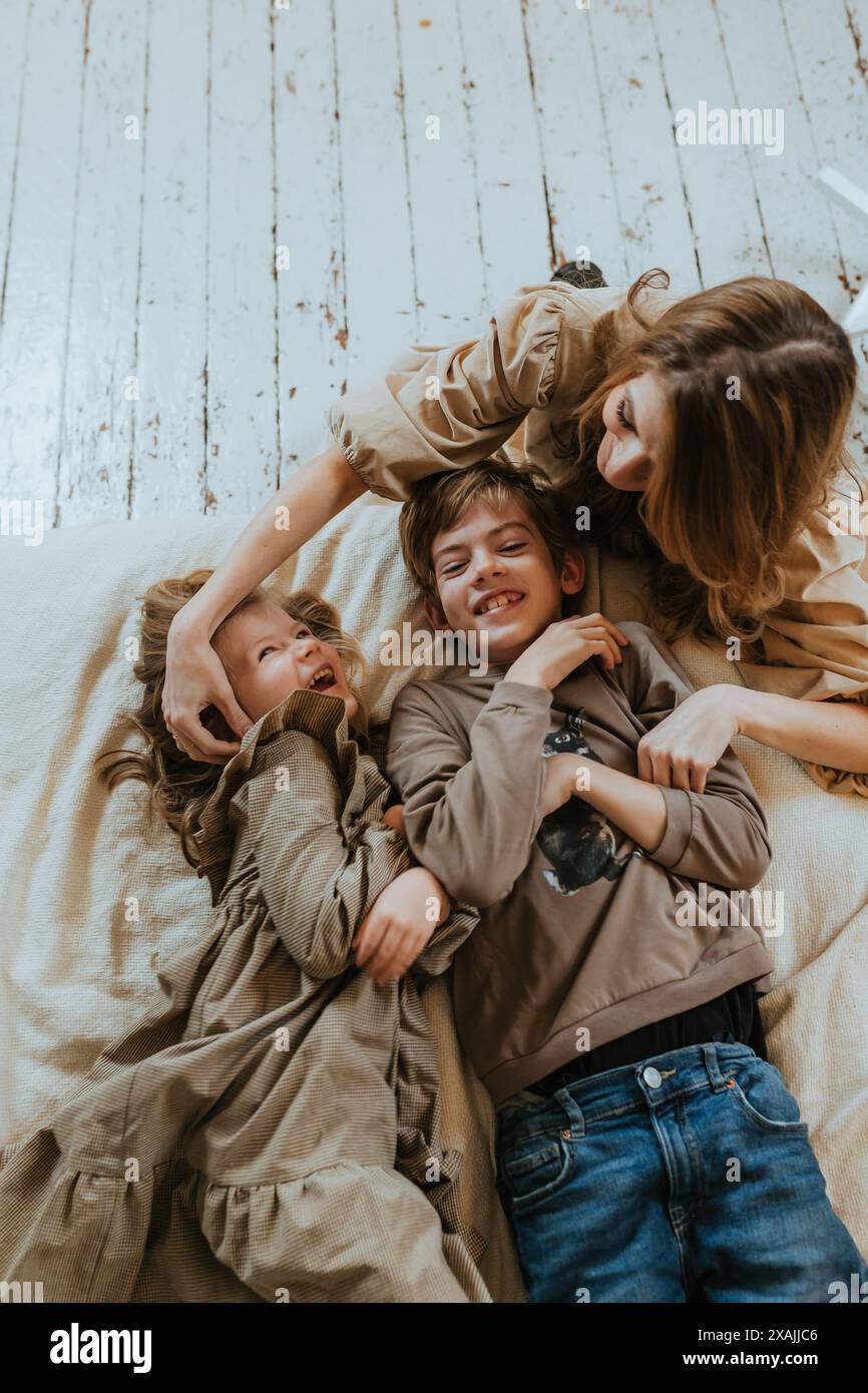 Che soffre il solletico immagini e fotografie stock ad alta risoluzione ...
