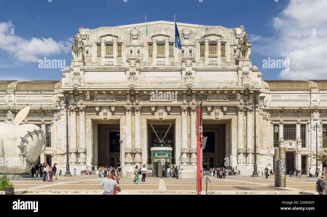 Facciata della stazione centrale di milano immagini e fotografie stock ...