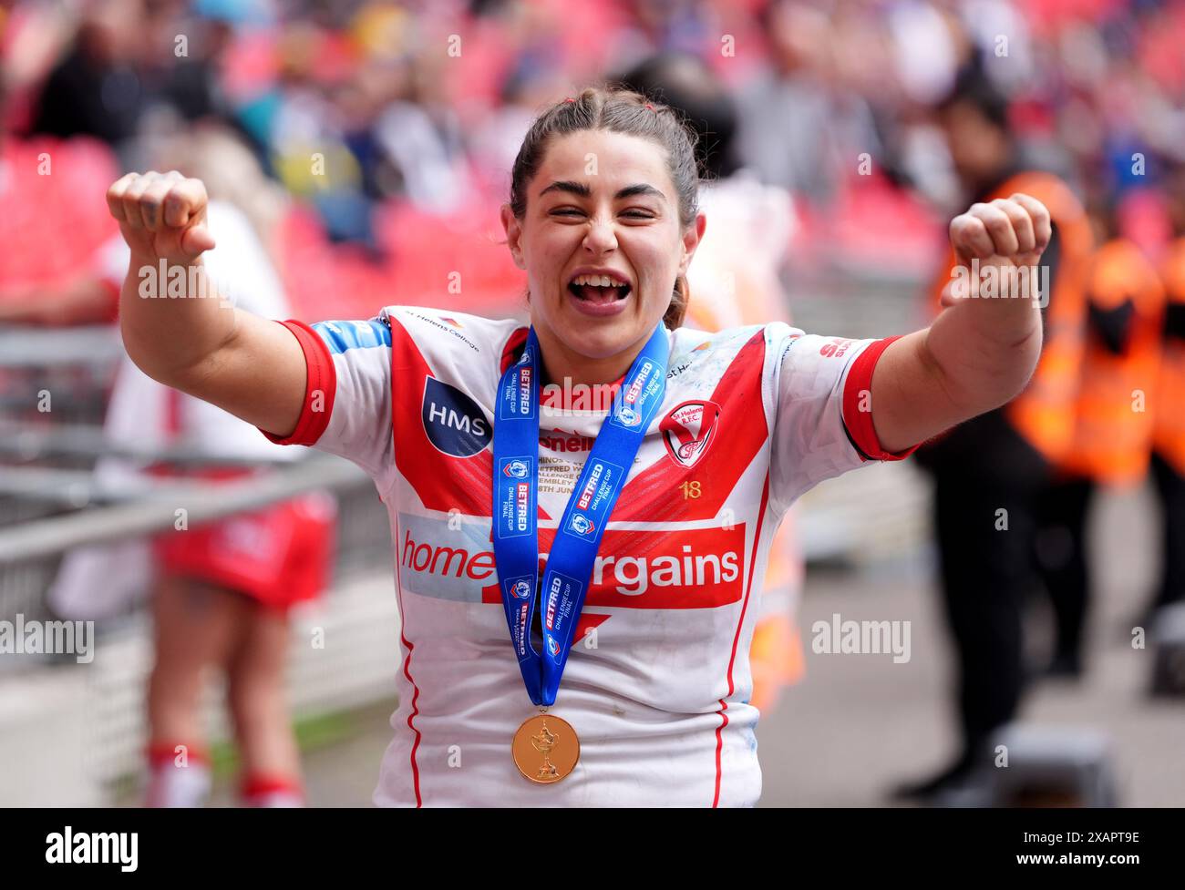 Emily Rudge di St Helens festeggia dopo la finale della Betfred Women's ...