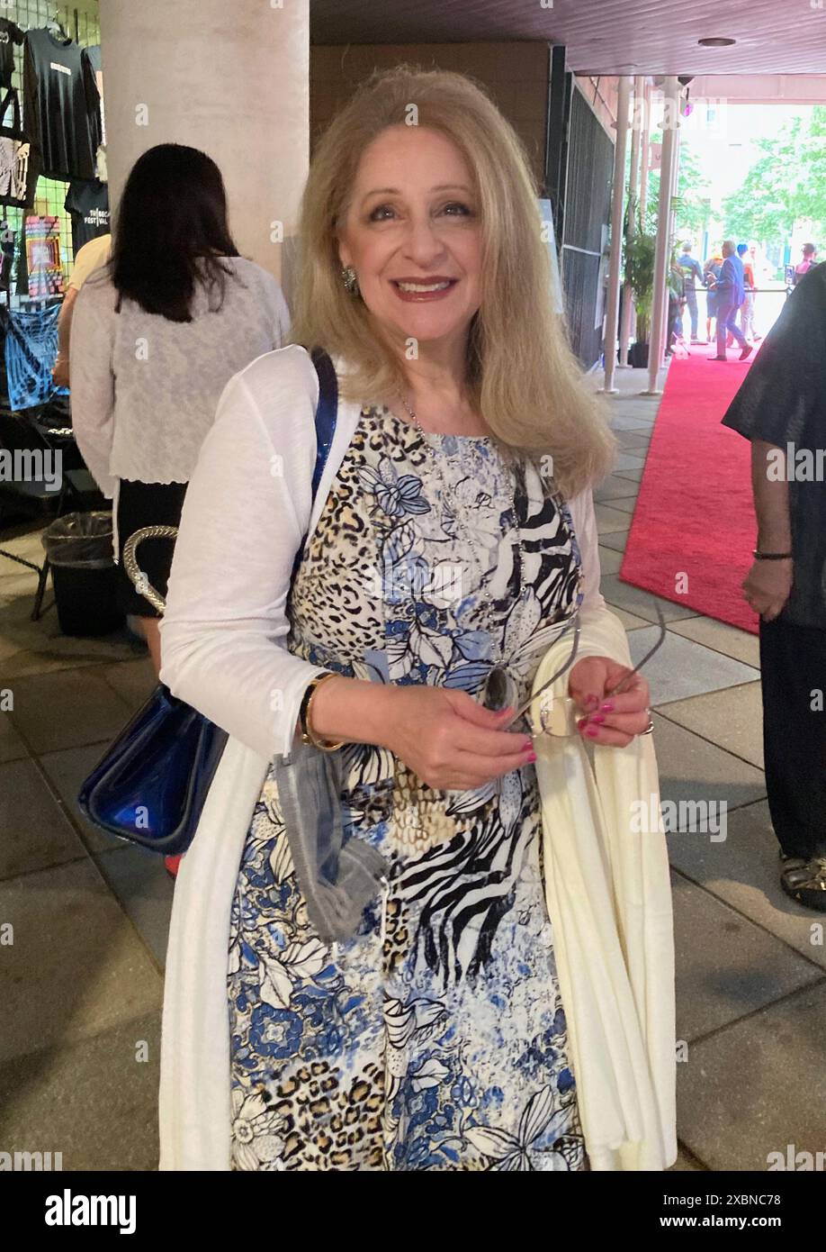 Julie Budd partecipa alla prima del Tribeca Festival 2024 di "LIZA: A ...