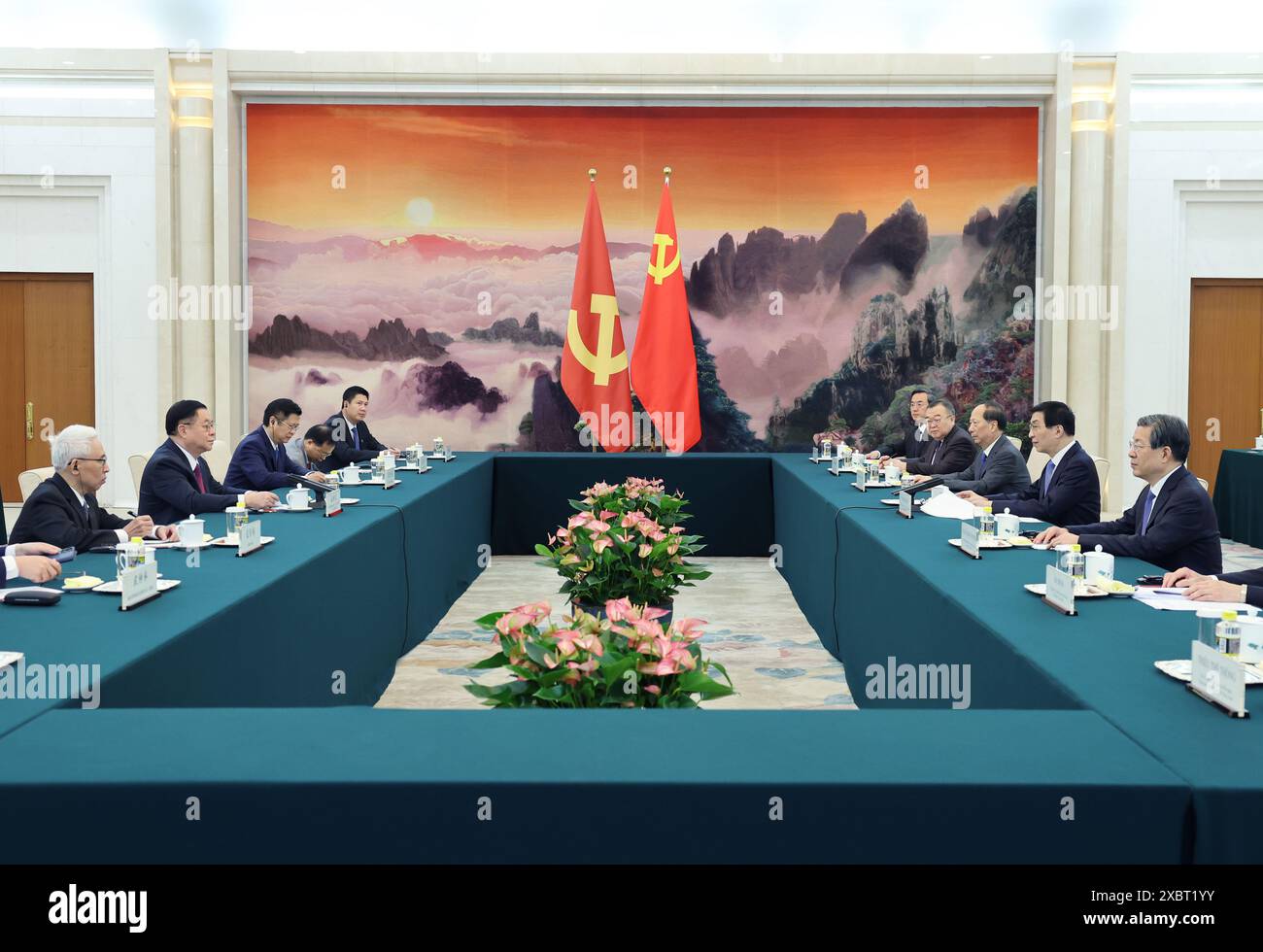 (240613) -- PECHINO, 13 giugno 2024 (Xinhua) -- Wang Huning, membro del ...