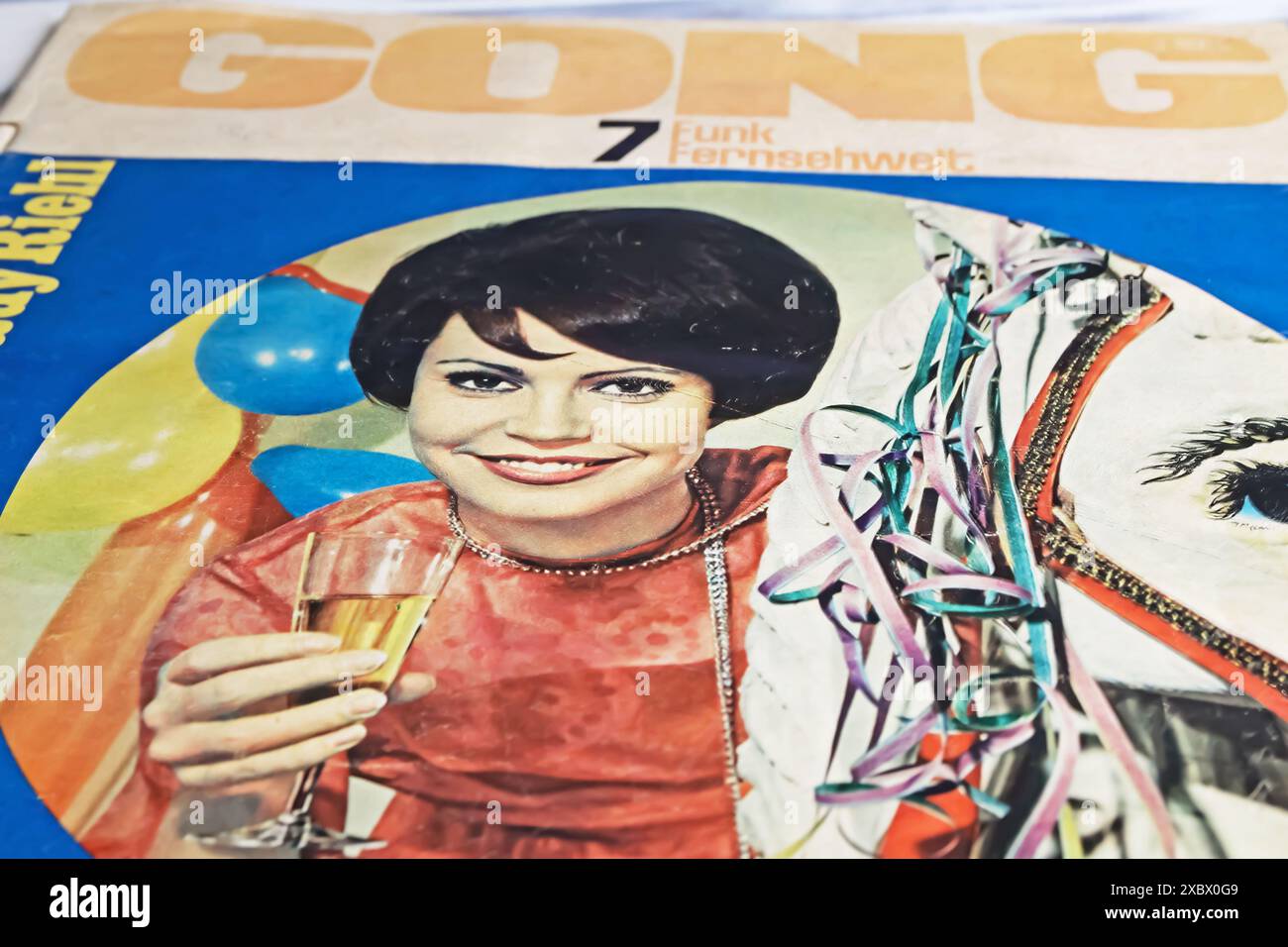 Viersen, Germania - 9 maggio. 2024: La rivista tedesca GONG Cover del ...