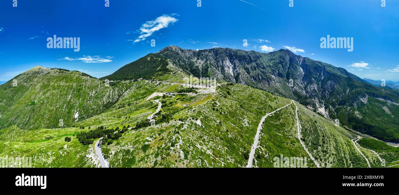 Immagine aerea panoramica del passo di Llogara nel sud dell'Albania ...