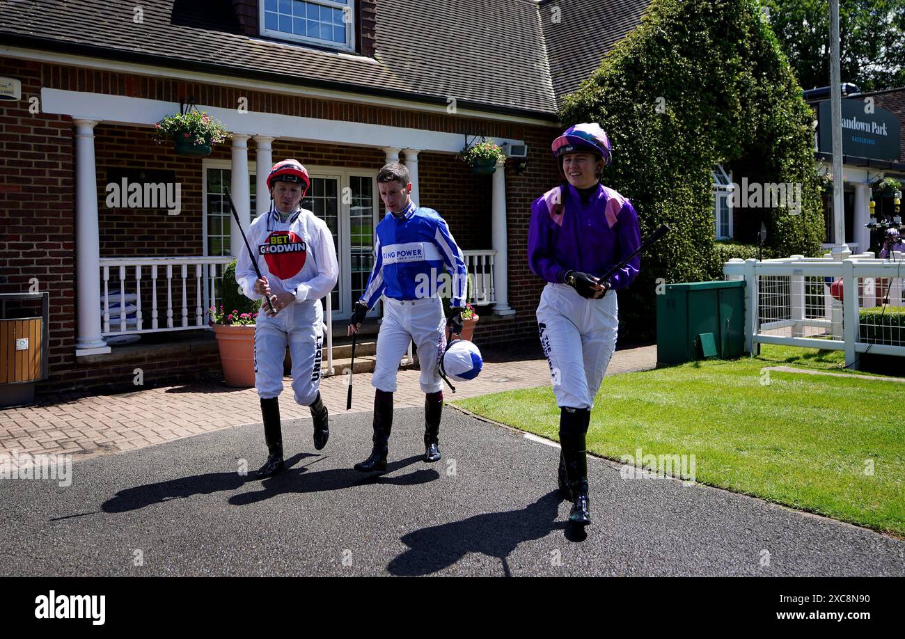 (Da sinistra a destra) i fantini Jamie Spencer, Oisin Murphy e Saffie ...