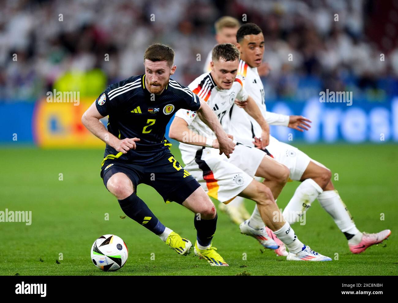 Anthony Ralston scozzese (a sinistra) e Florian Wirtz tedesco si ...