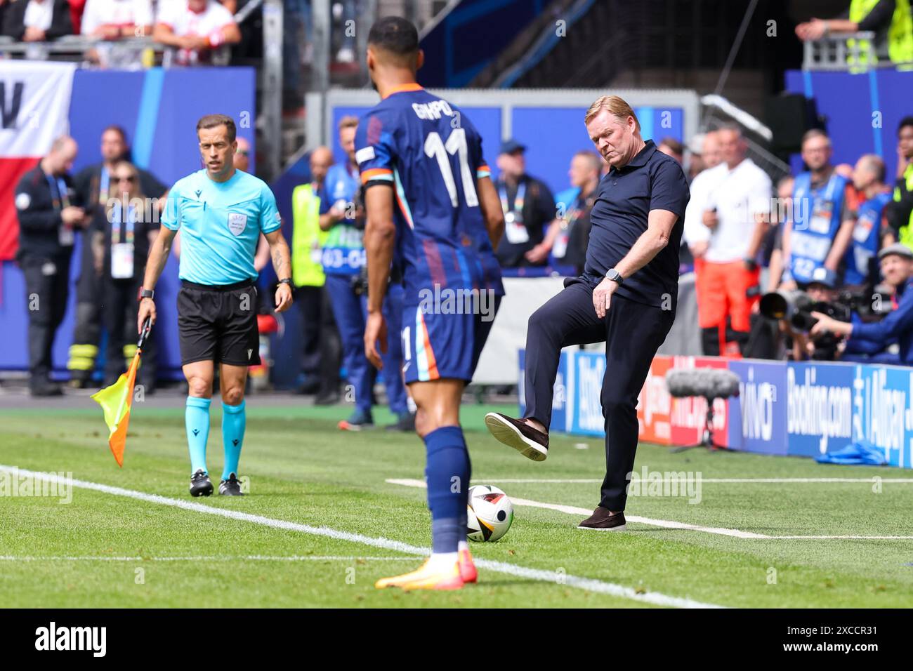 AMBURGO, GERMANIA - 16 GIUGNO: Allenatore dei Paesi Bassi Ronald Koeman ...