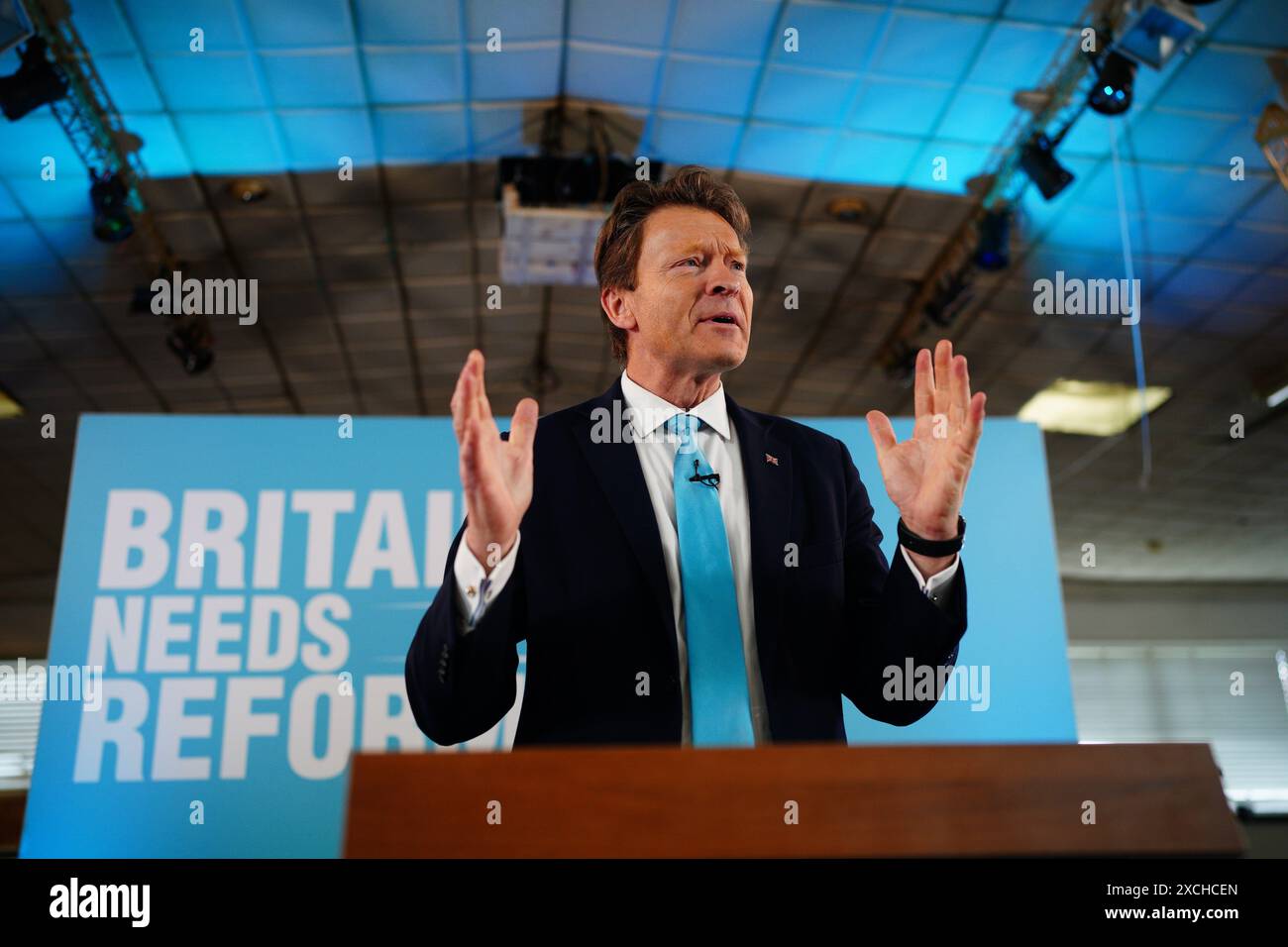 Richard Tice, presidente della Reform UK, lancia "il nostro contratto ...