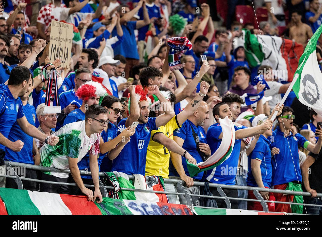 Lipsia, Germania. 24 giugno 2024. I tifosi di calcio italiani visti in tribuna durante la ...