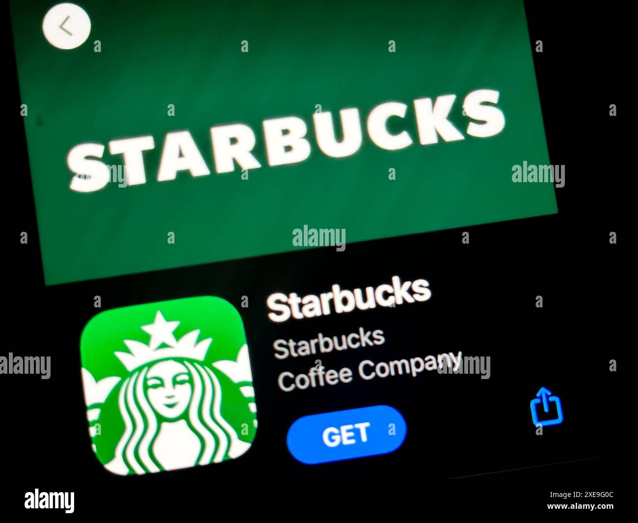 Cupertino, California, Stati Uniti. 24 giugno 2024. Un utente che ...