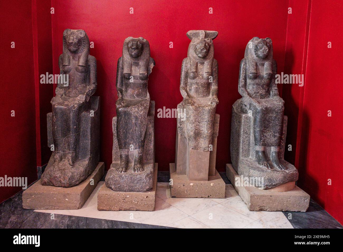 Bastet museum immagini e fotografie stock ad alta risoluzione - Alamy