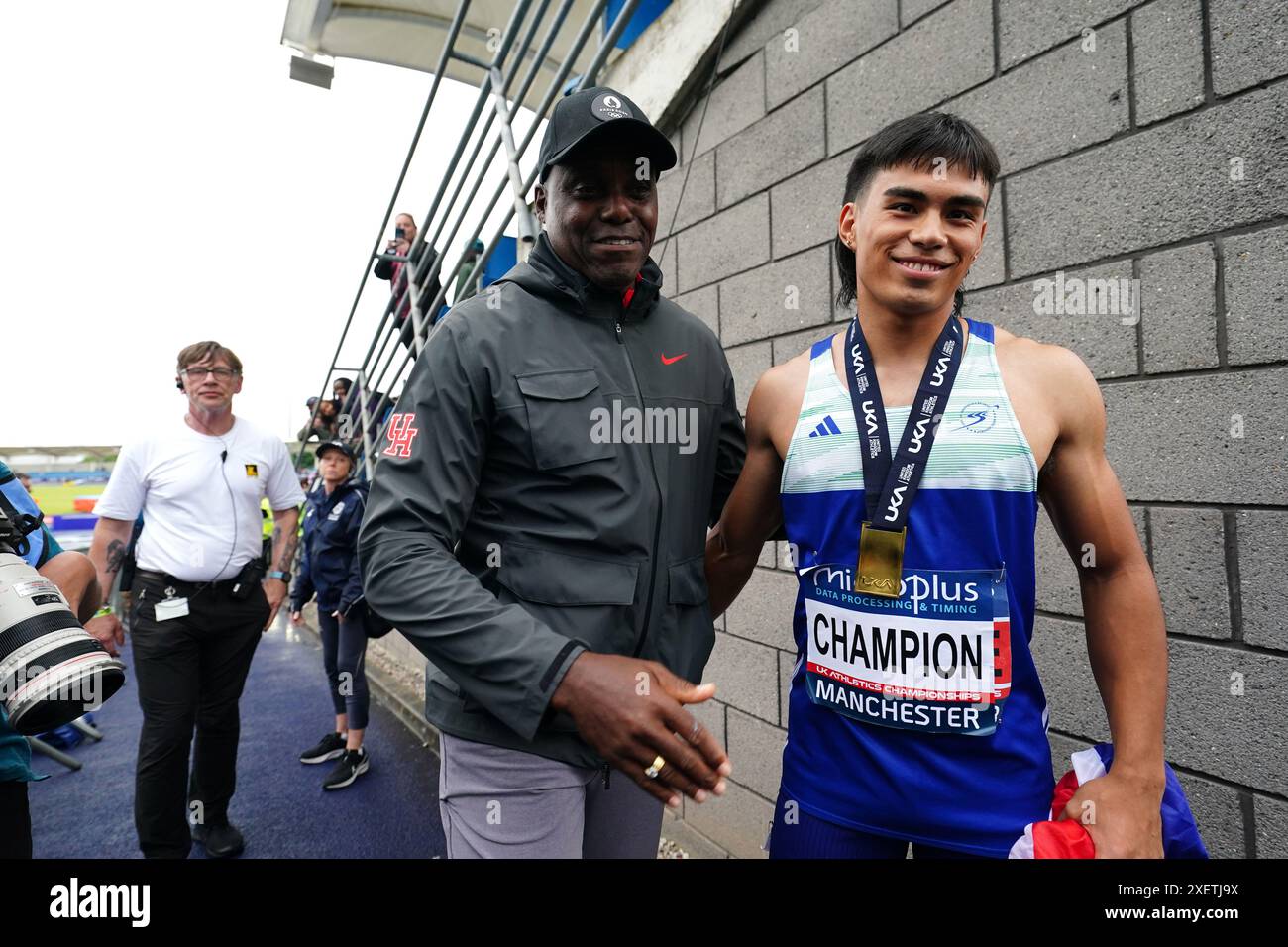 Carl Lewis e Louie Hinchliffe dopo aver vinto la finale maschile dei ...