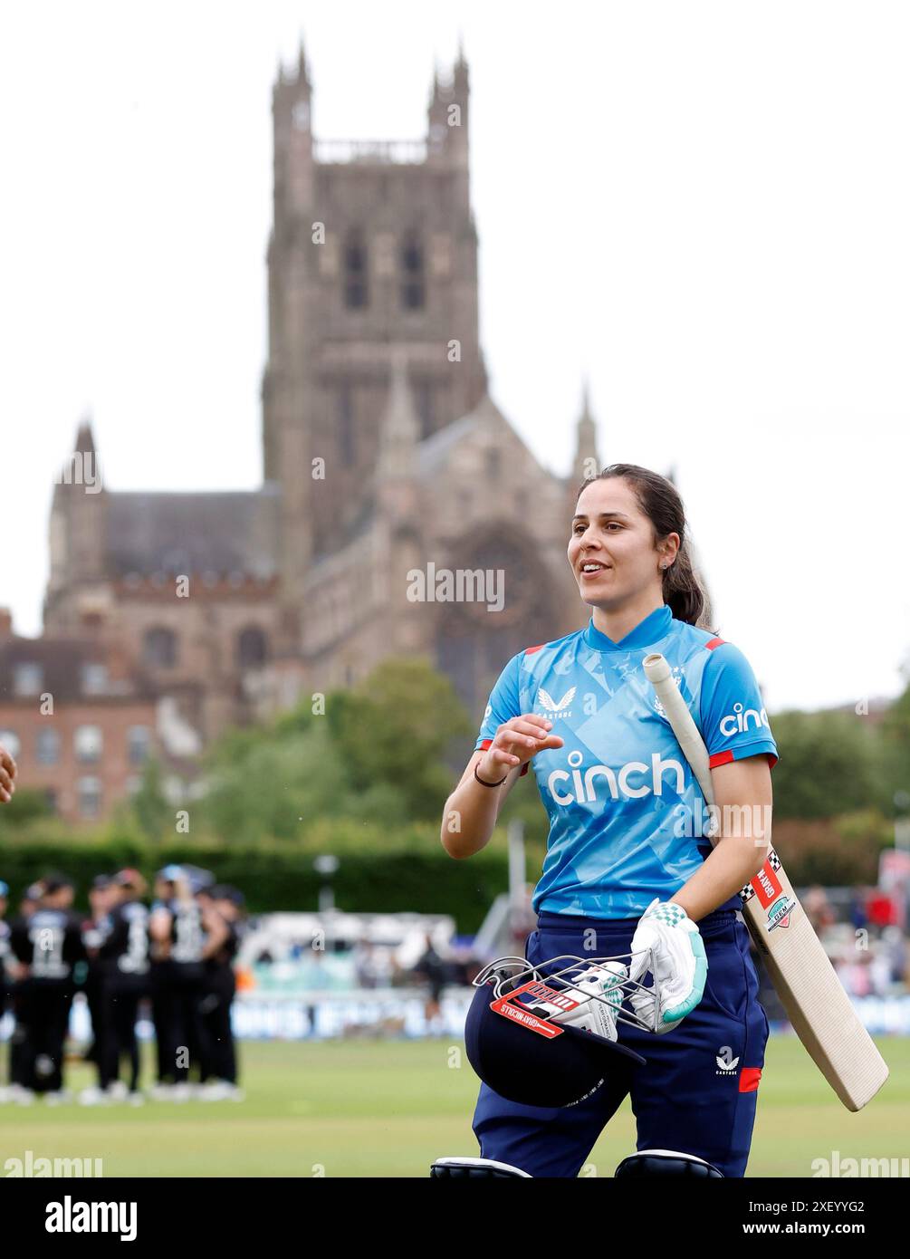 England Women's Maia Bouchier celebra dopo aver raggiunto il suo secolo ...