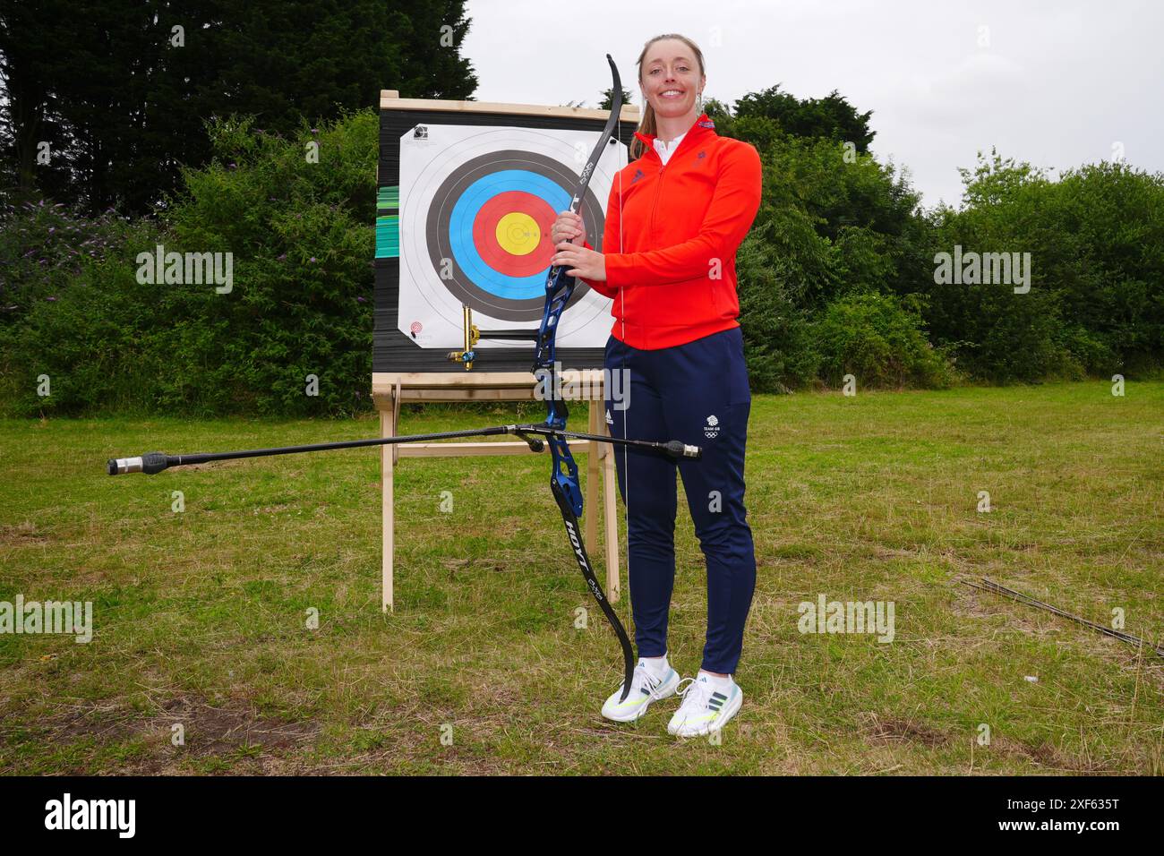 Penny Healey durante l'annuncio del Team GB Paris 2024 Archery and ...
