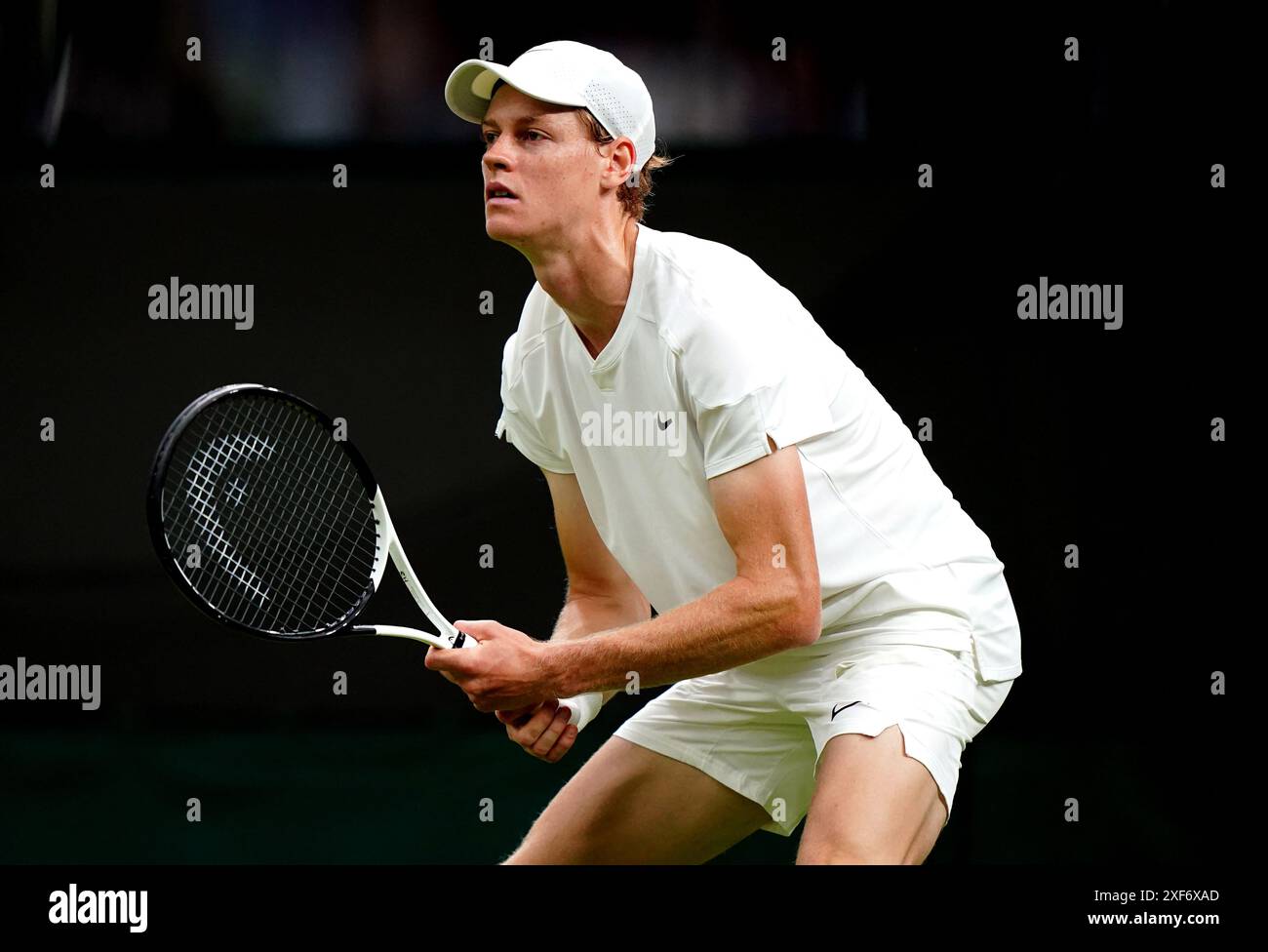 Jannik Sinner in azione durante il suo match contro Yannick Hanfmann il ...