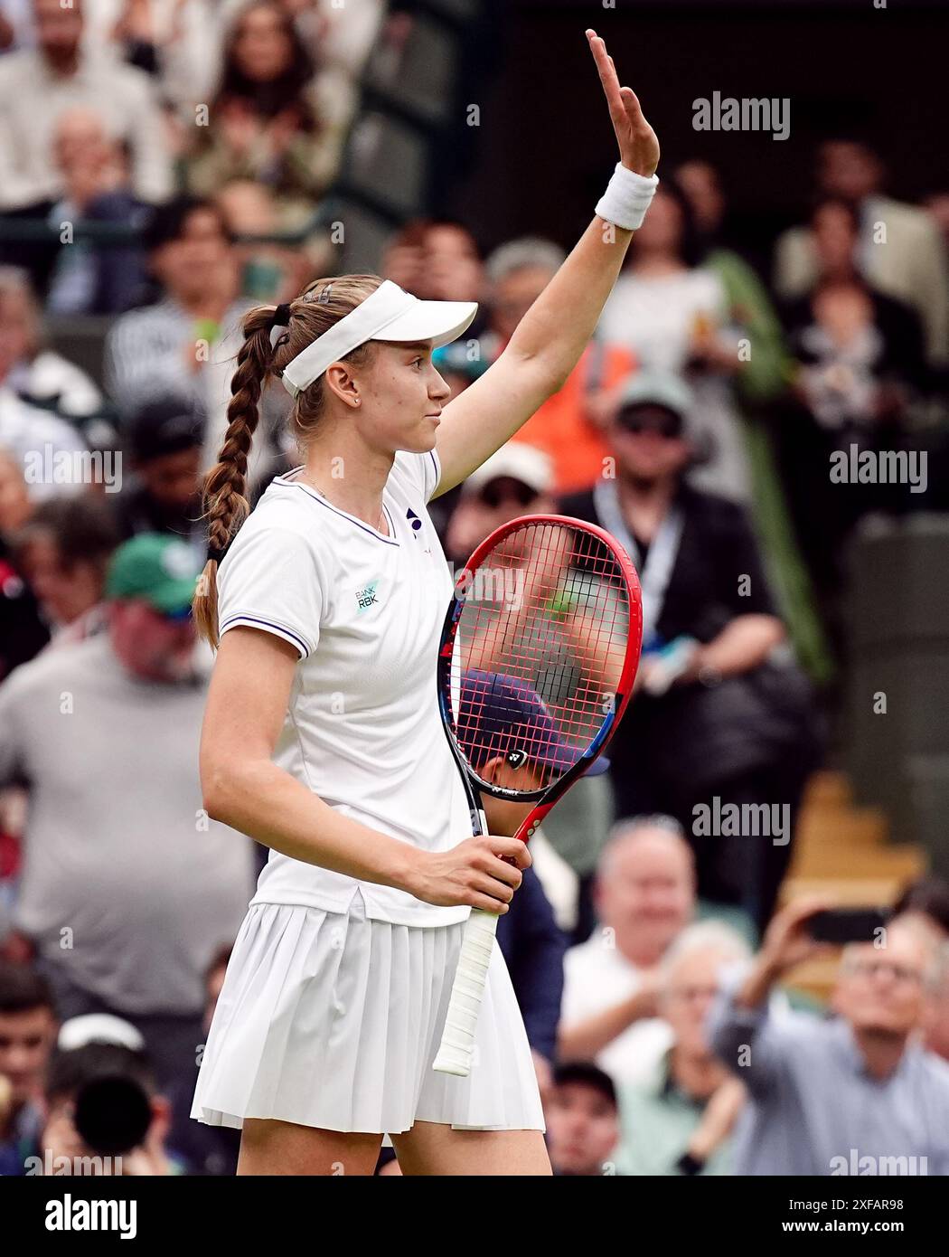 Elena Rybakina dopo aver battuto Elena-Gabriela Ruse (non nella foto ...