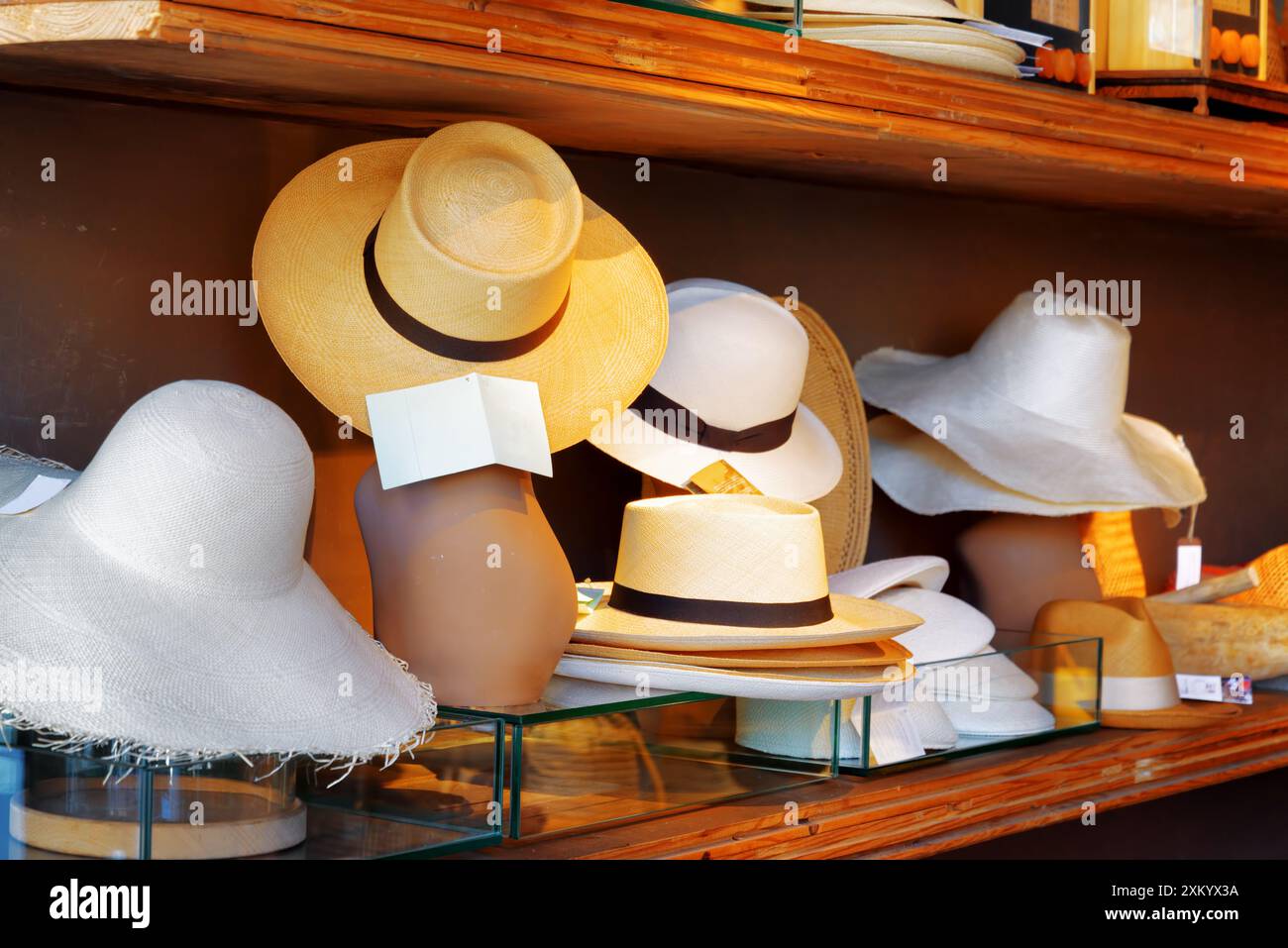 Gamma di cappelli immagini e fotografie stock ad alta risoluzione - Alamy