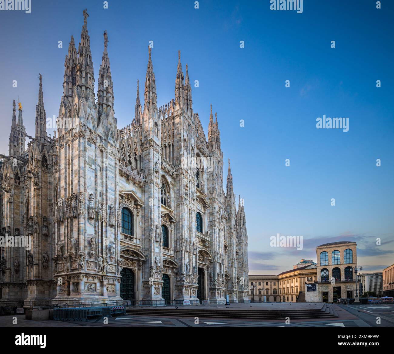 Il Duomo di Milano, o Cattedrale metropolitana-Basilica della Natività ...