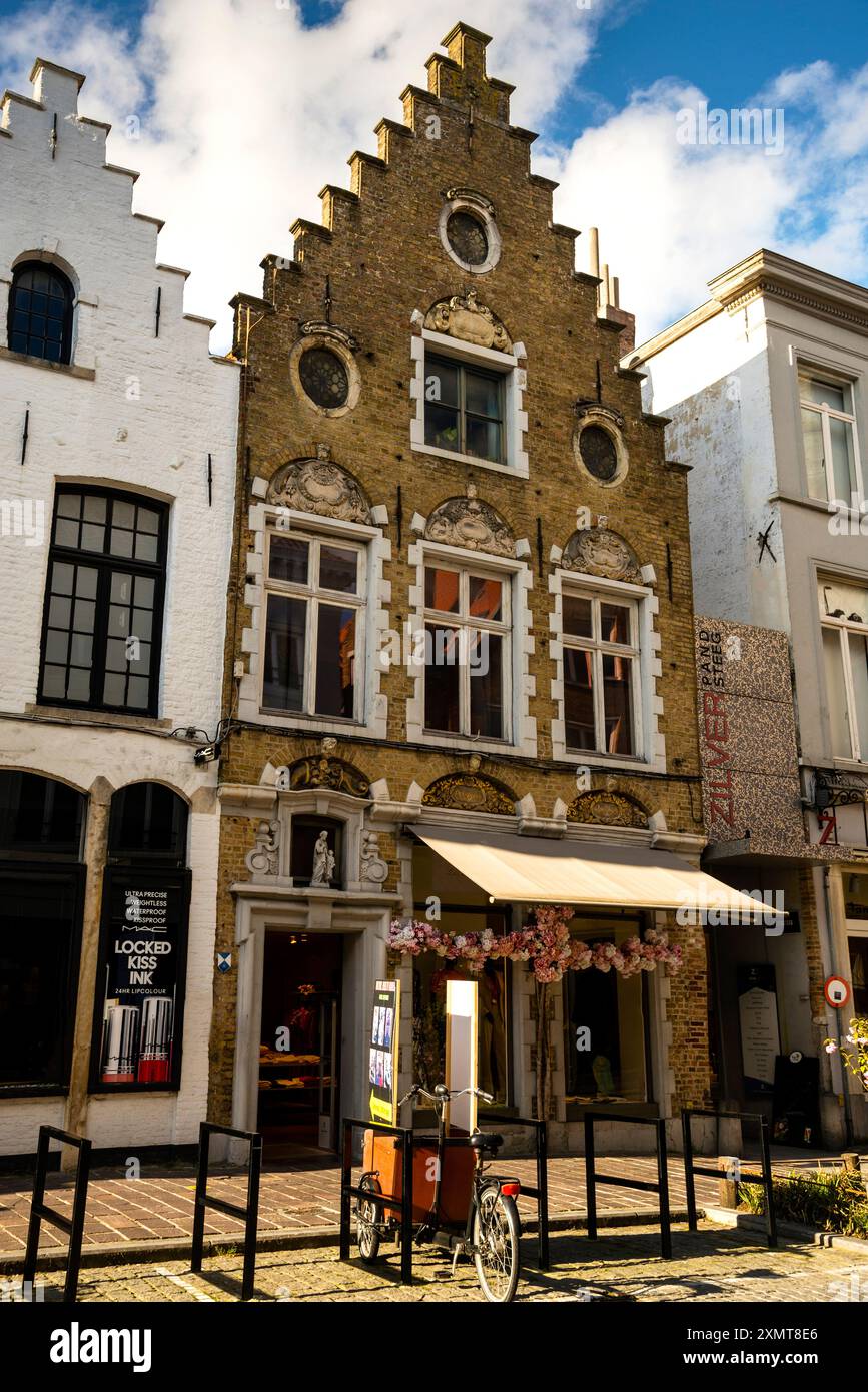 Timpano a gradini di passero immagini e fotografie stock ad alta ...