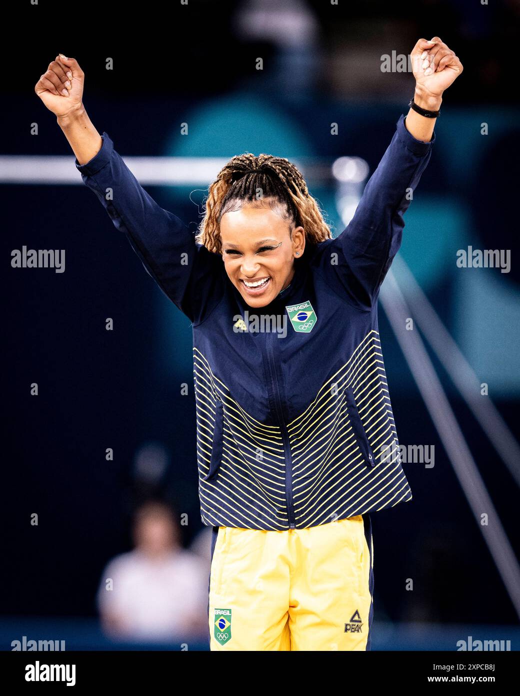 Parigi, Francia. 5 agosto 2024. Rebeca Andrade con Simone Biles e ...