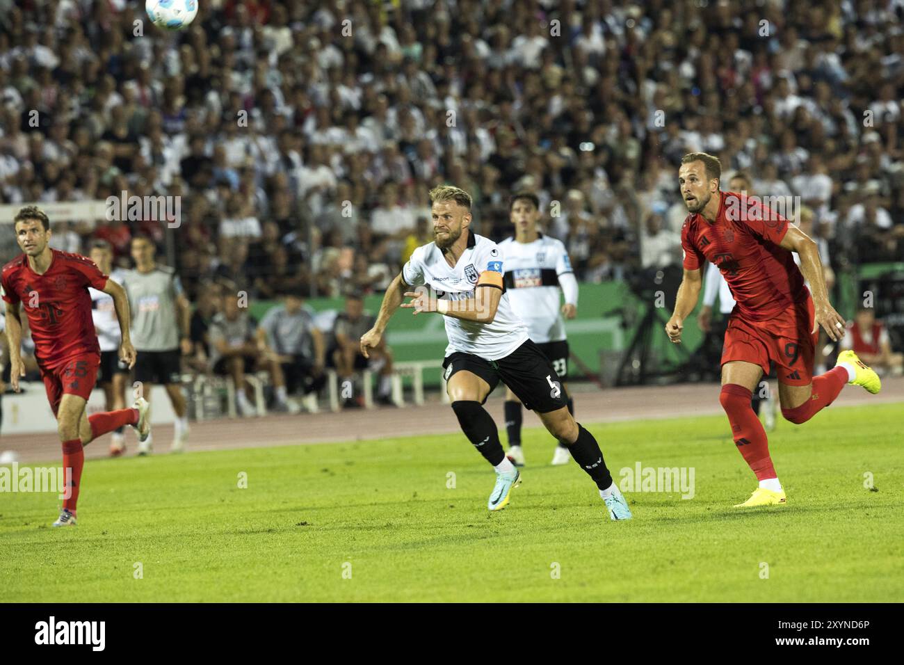 Harry kane fc bayern monaco nello sprint immagini e fotografie stock ad ...