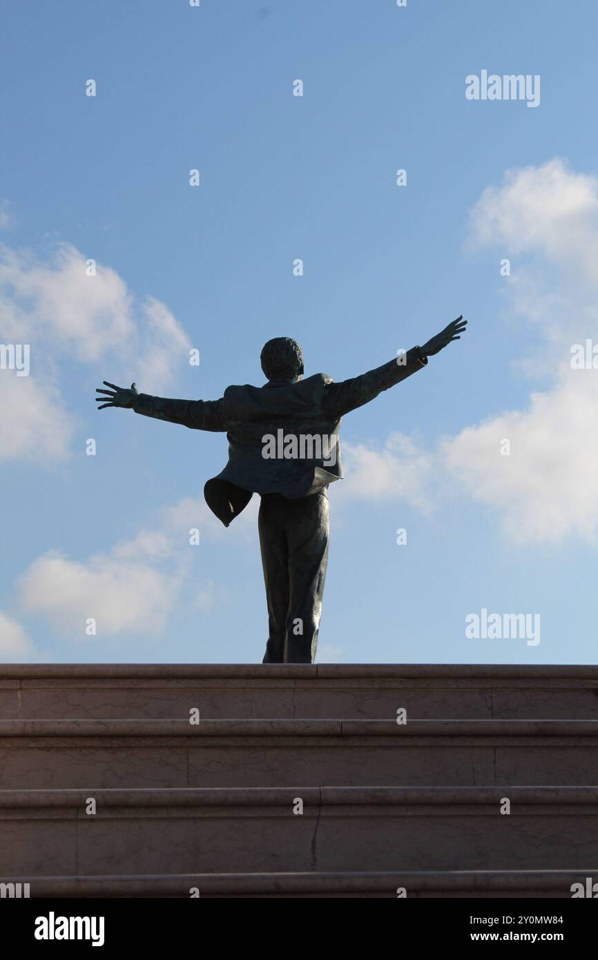 Domenico modugno statue immagini e fotografie stock ad alta risoluzione ...
