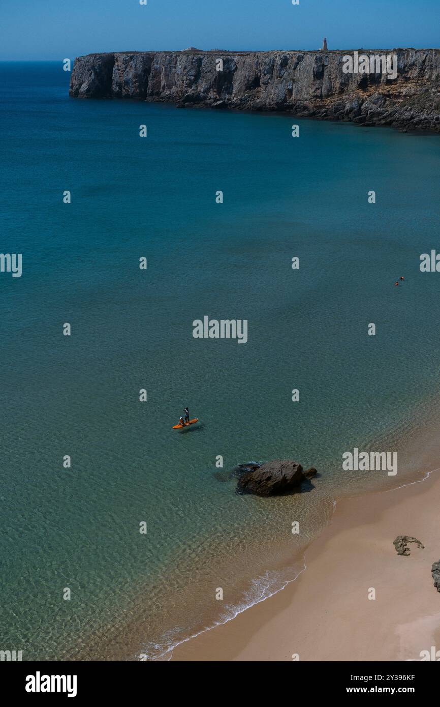 Surfisti sup immagini e fotografie stock ad alta risoluzione - Alamy