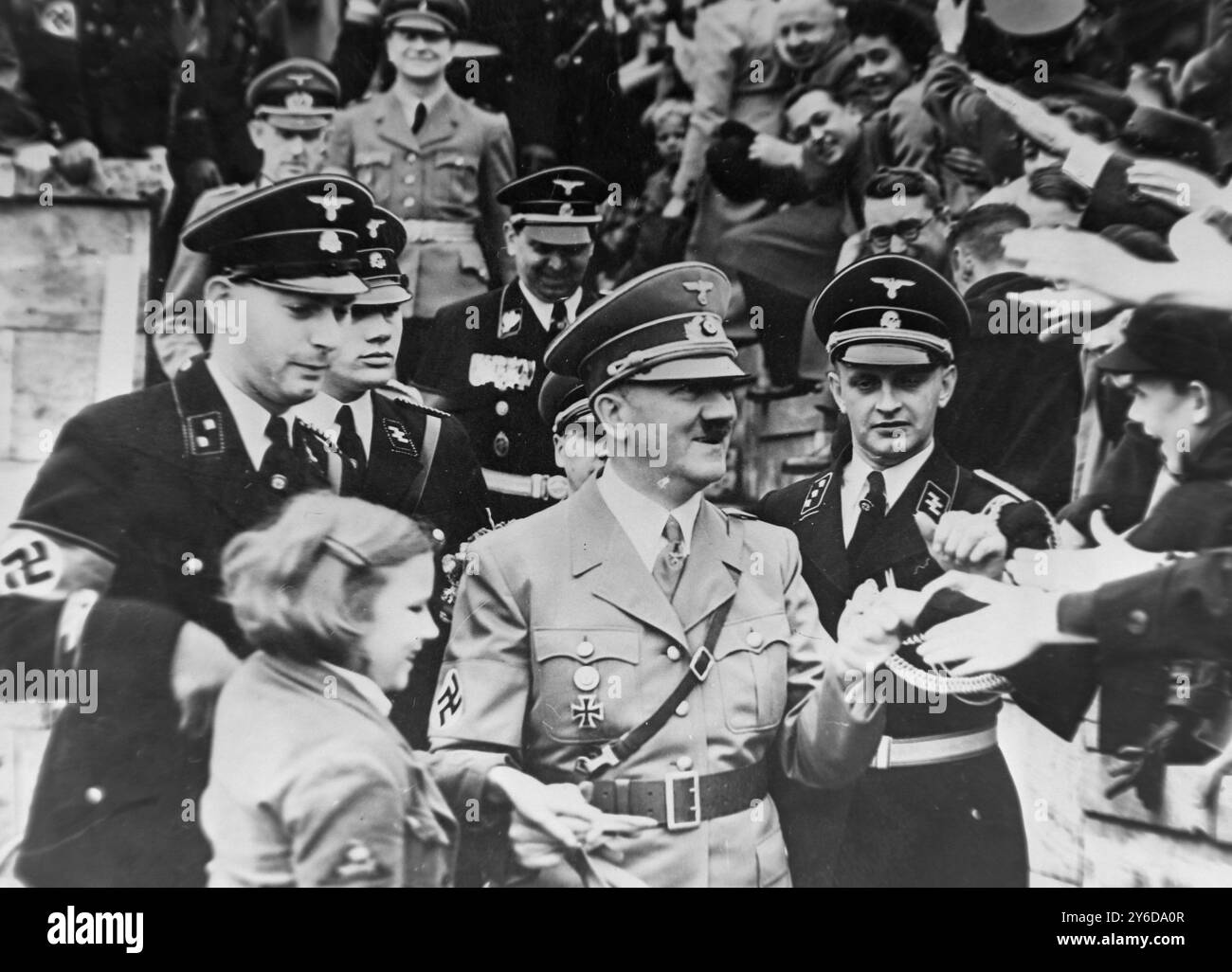 Adolf hitler may 1 immagini e fotografie stock ad alta risoluzione - Alamy
