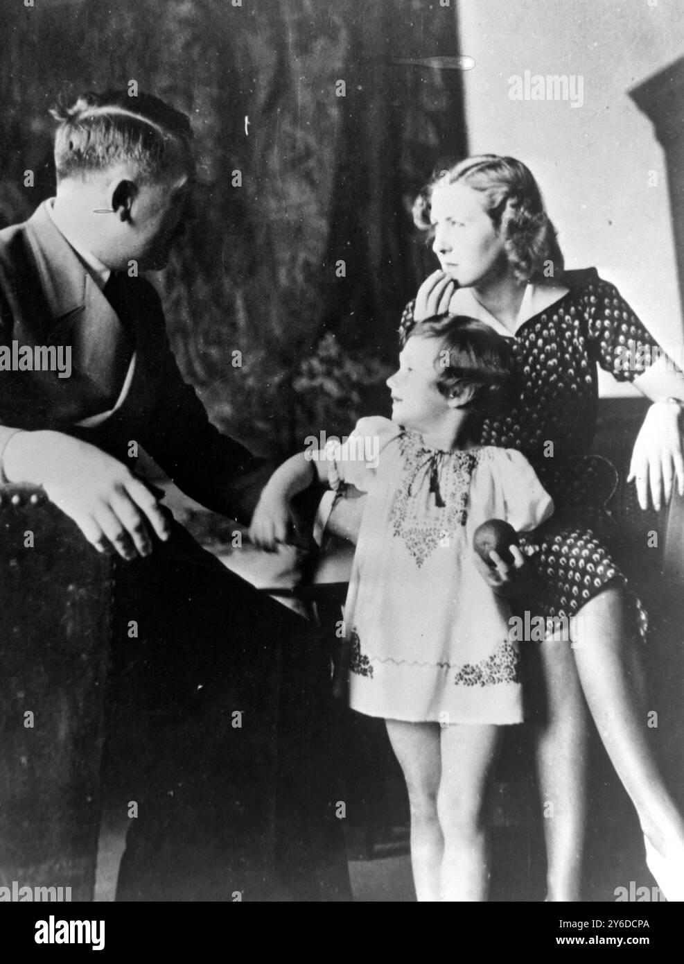Hitler family immagini e fotografie stock ad alta risoluzione - Alamy