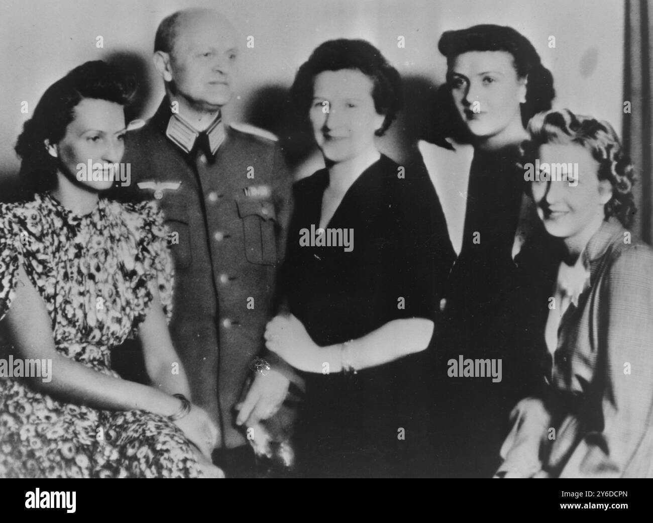 Hitler family immagini e fotografie stock ad alta risoluzione - Alamy