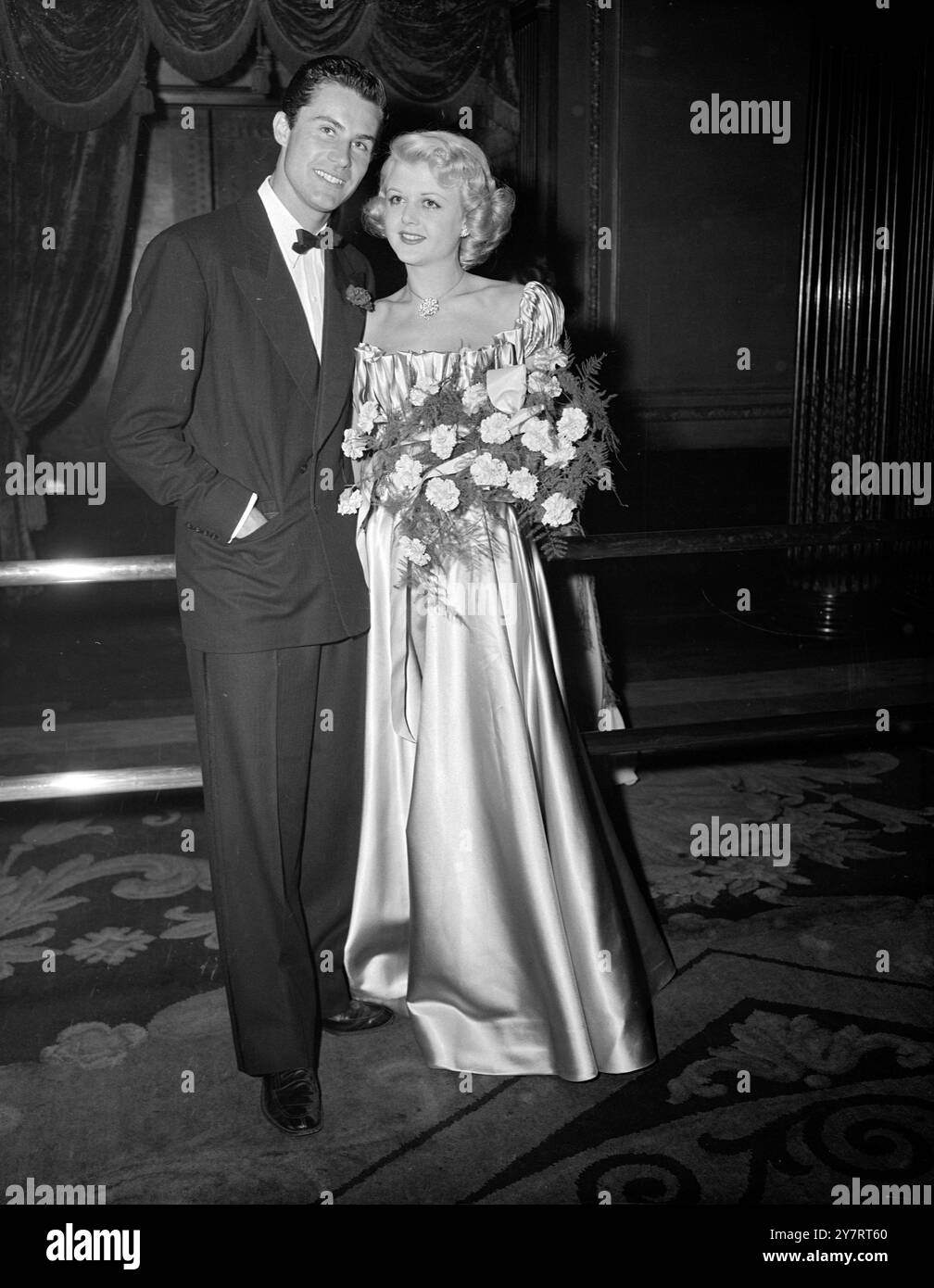 Actress angela lansbury peter shaw immagini e fotografie stock ad alta ...