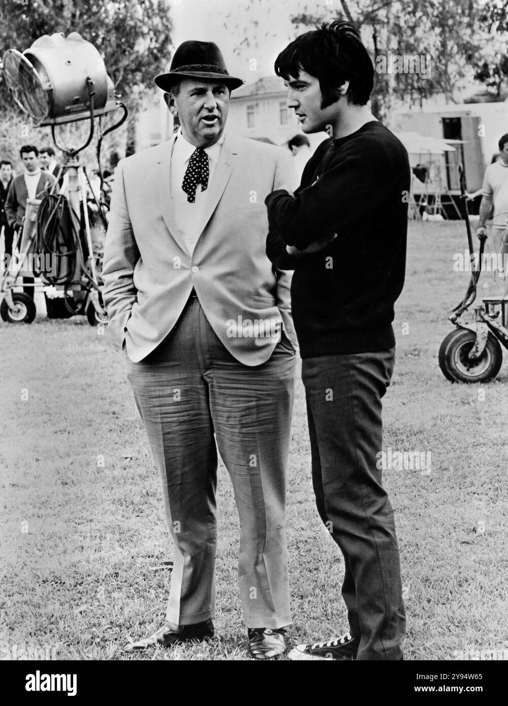 Elvis presley e il colonnello tom parker immagini e fotografie stock ad ...