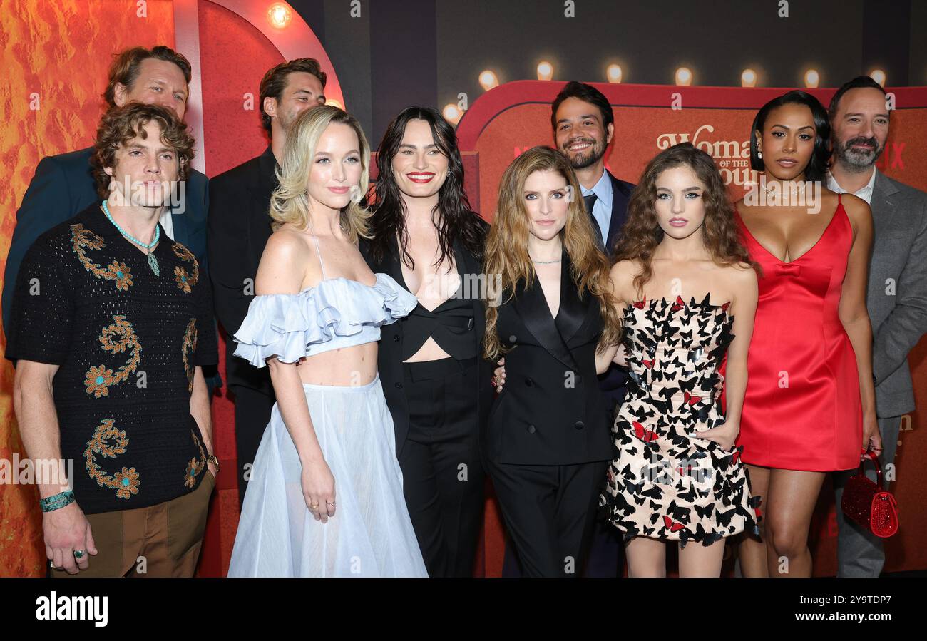 HOLLYWOOD, CA - 10 OTTOBRE: Anna Kendrick, Tony Hale, Daniel Zovatto ...