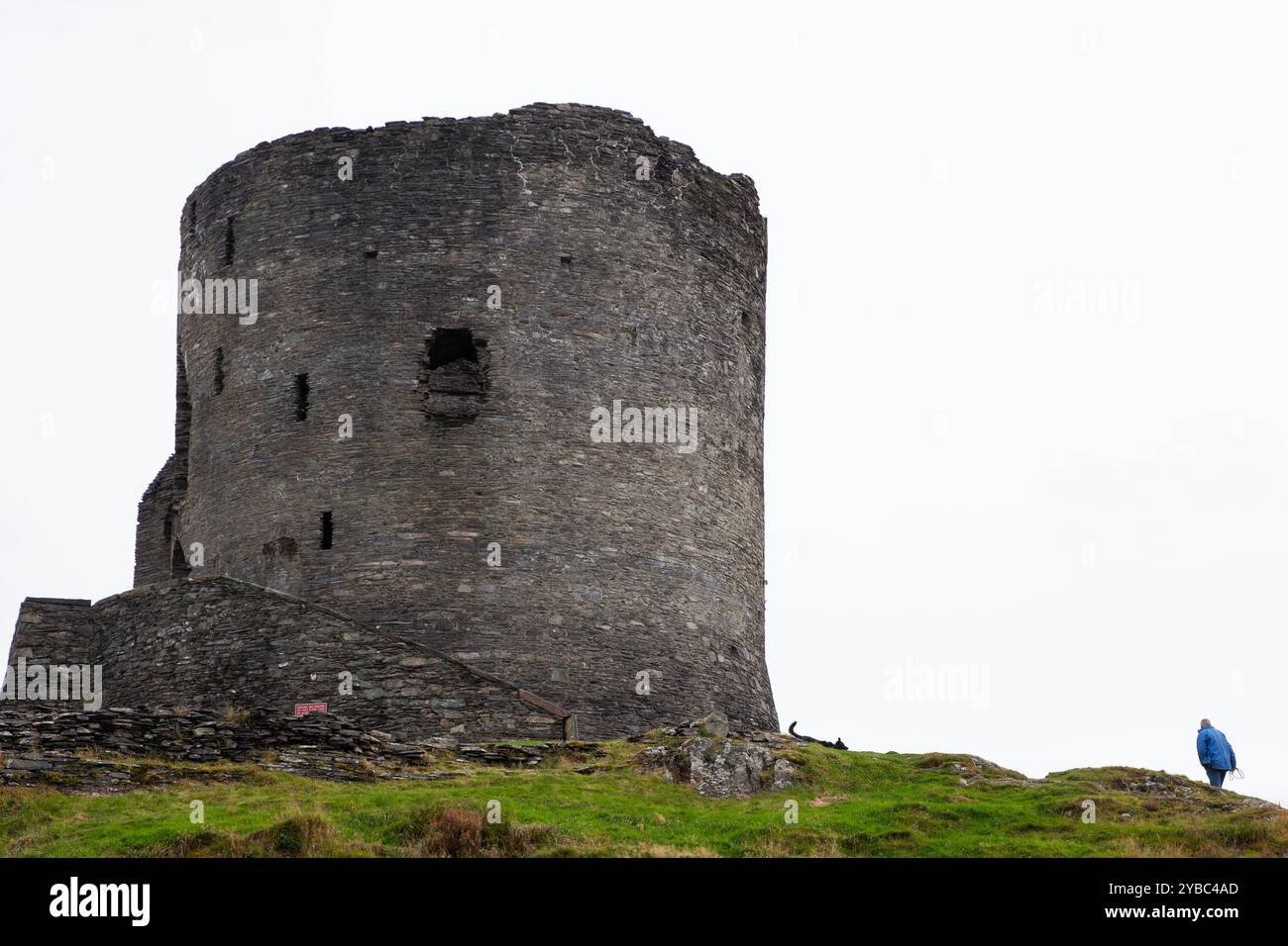 Castello di Dolbadarn (Castell Dolbadarn) nel passo di Llanberis, nel ...