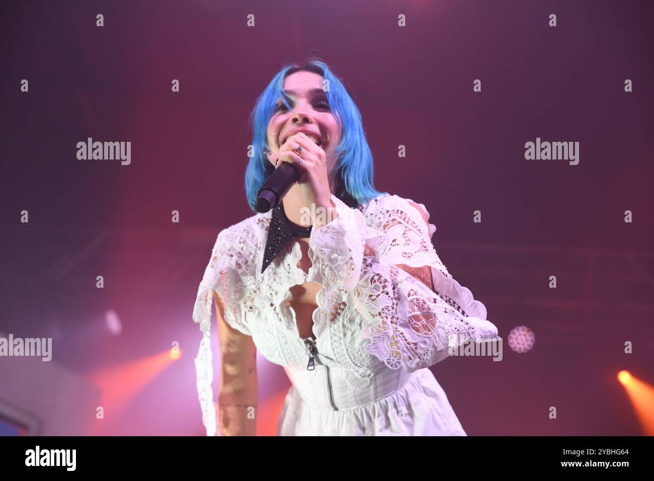 Rose villain immagini e fotografie stock ad alta risoluzione - Alamy