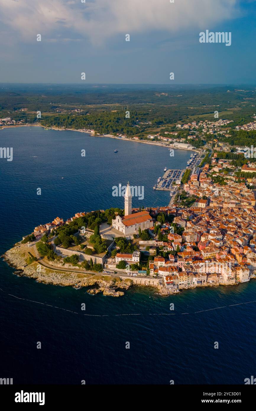 Affacciata su Rovigno, la splendida città costiera rivela i suoi ...