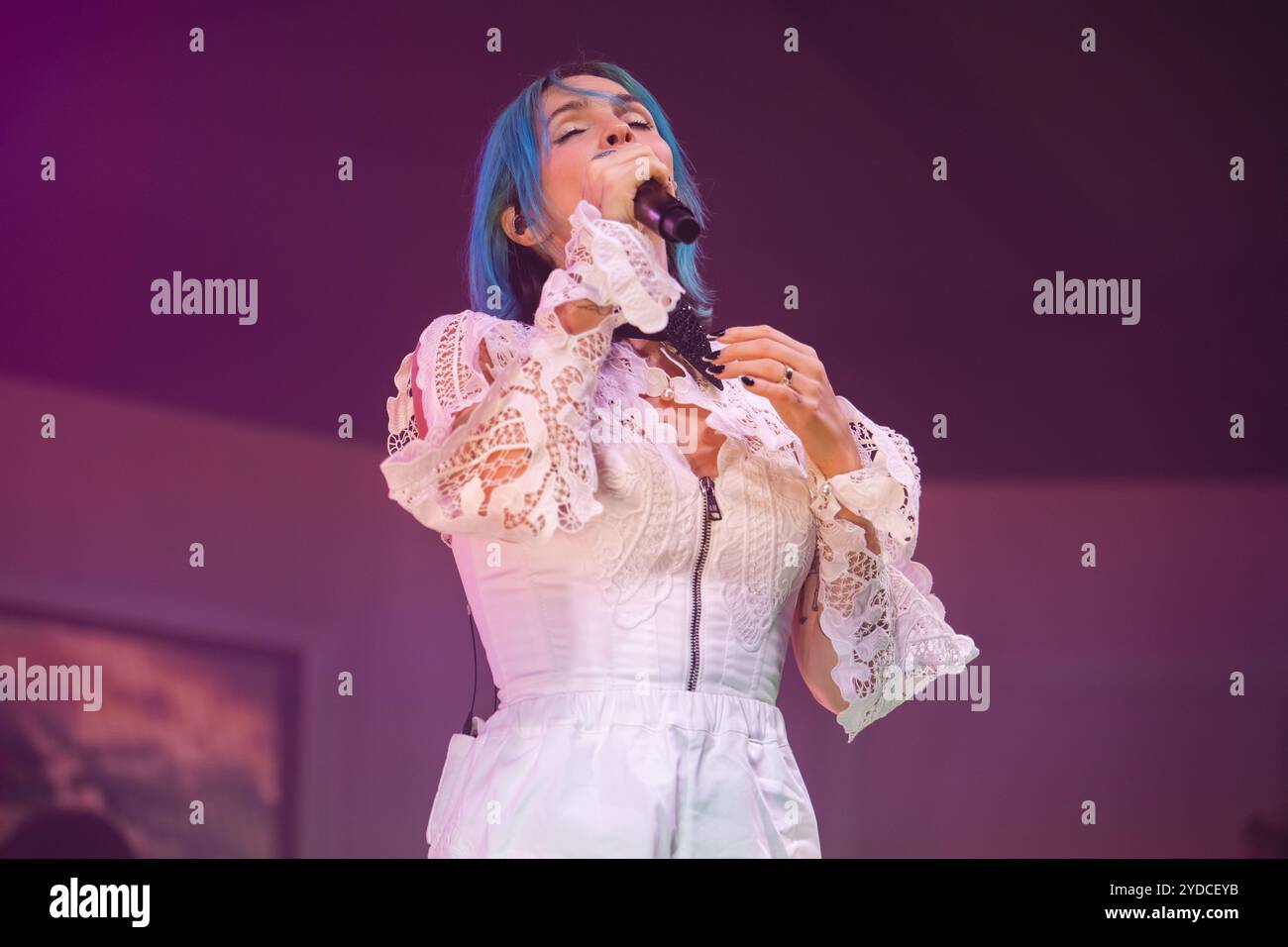 Rose villain immagini e fotografie stock ad alta risoluzione - Alamy