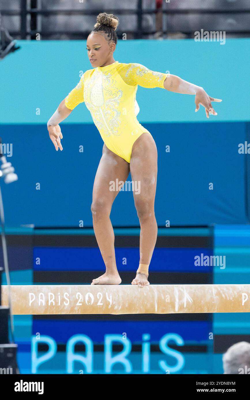 1 agosto 2024: Il brasiliano Rebeca Andrade si esibisce al trave nella ...