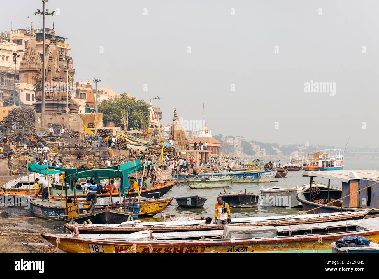 Scena urbana di varanasi immagini e fotografie stock ad alta ...