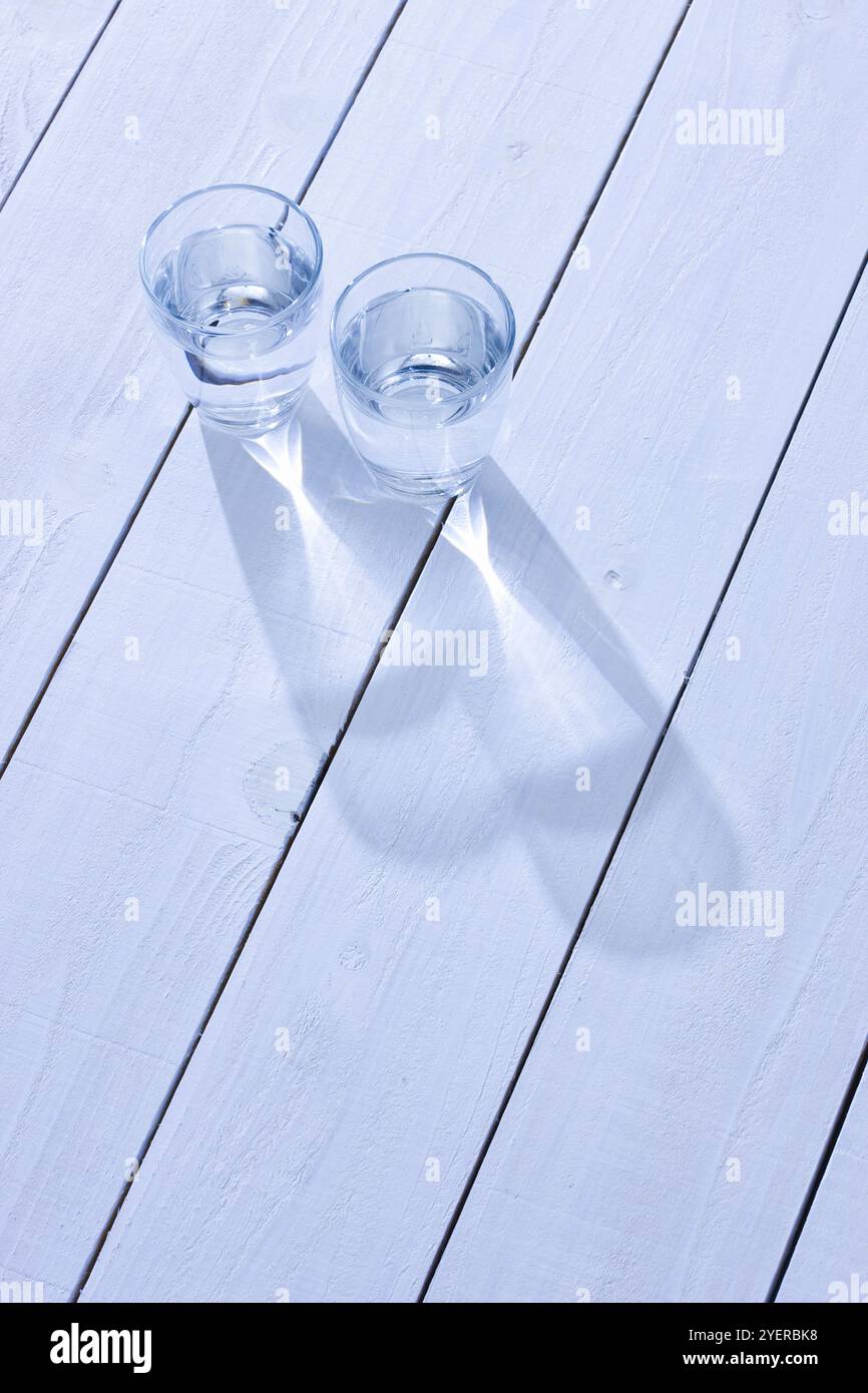 Bicchiere di acqua minerale naturale immagini e fotografie stock ad ...