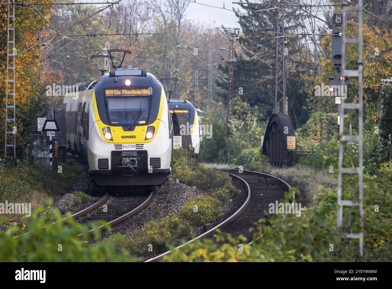 Distanza tra le stazioni ferroviarie immagini e fotografie stock ad ...