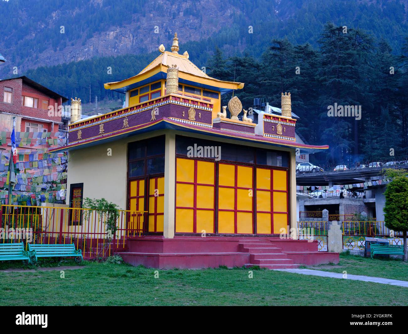 Monastero buddista himalayano di nyinmapa immagini e fotografie stock ...