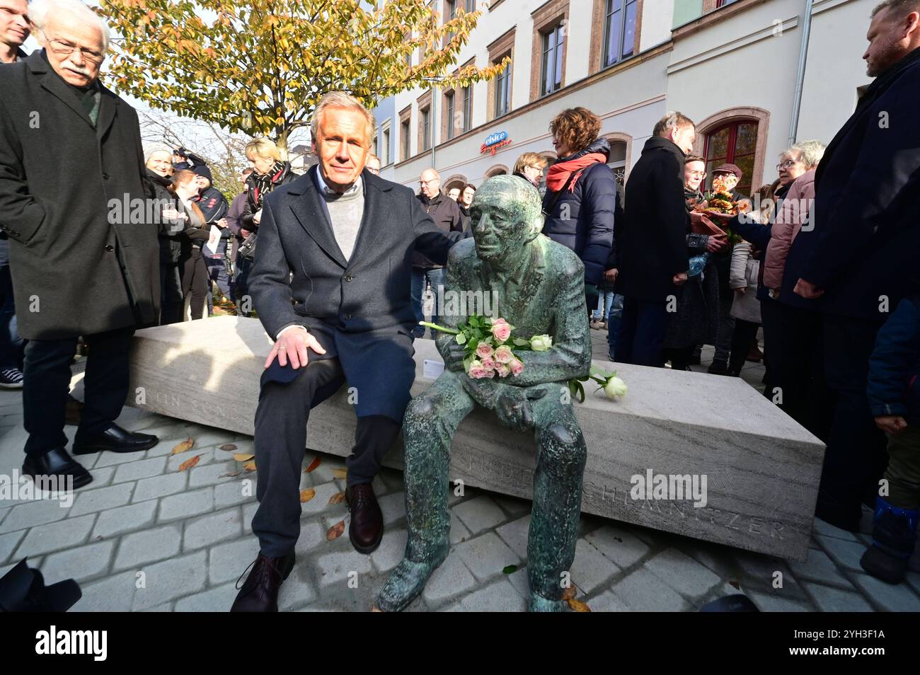 Eine Bank für Justin Sonder Eine Bank für den Auschwitz Überlebenden ...