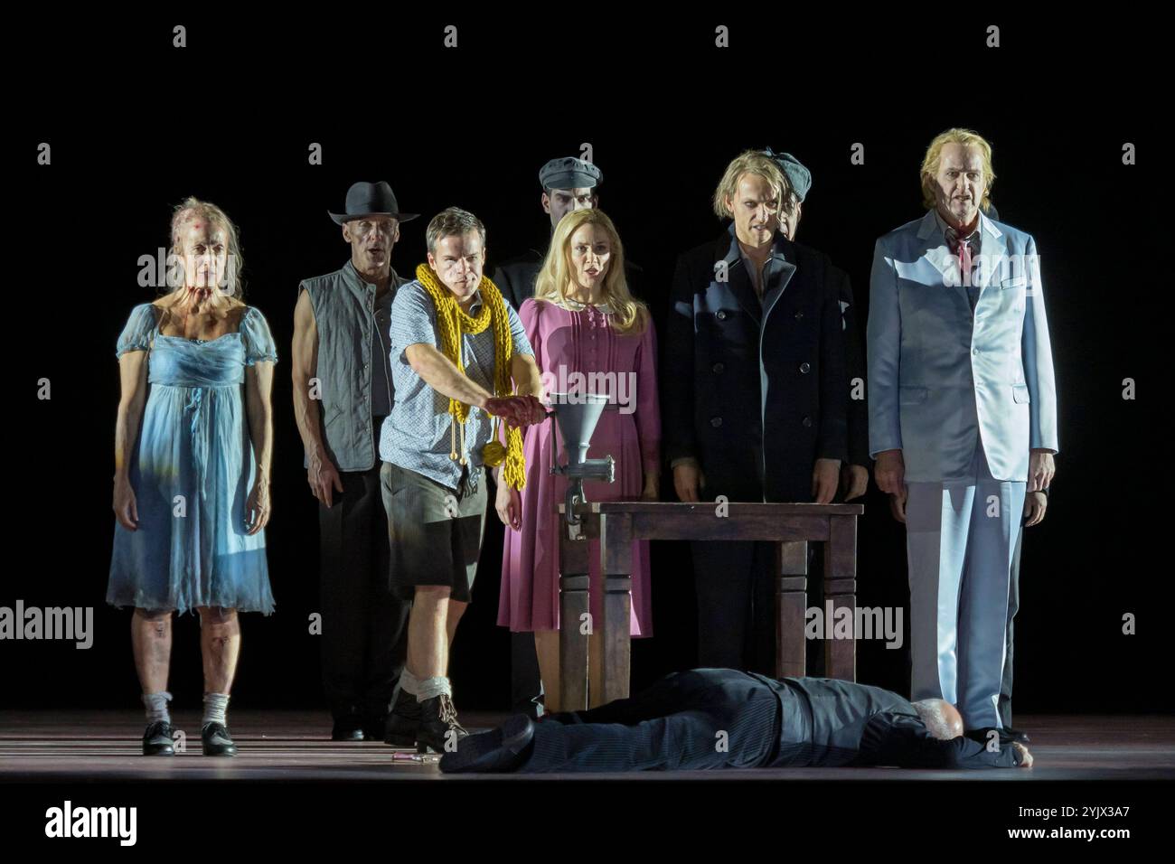 Saenger Christopher Purves als Sweeney Todd, Hubert Zapterior als ...
