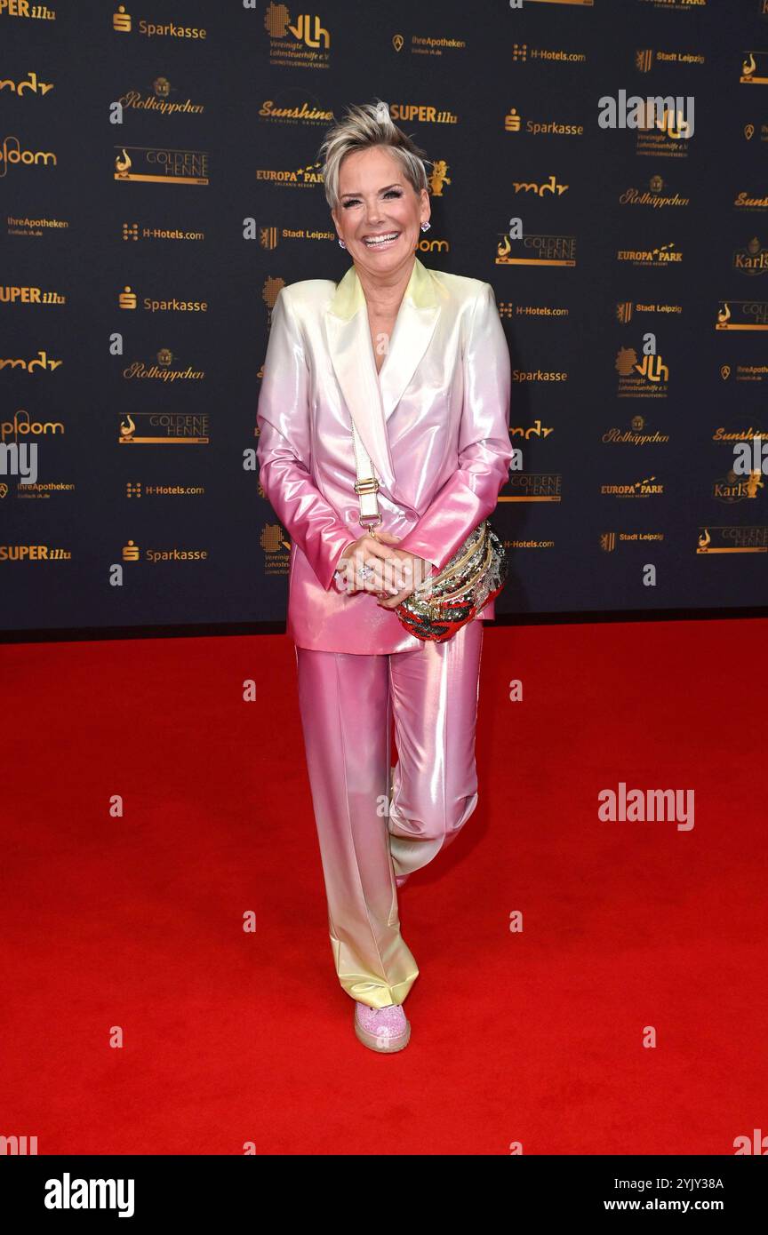 Inka Bause bei der 30. Verleihung der Goldenen Henne 2024 im Studio 3 der Media City des MDR ...