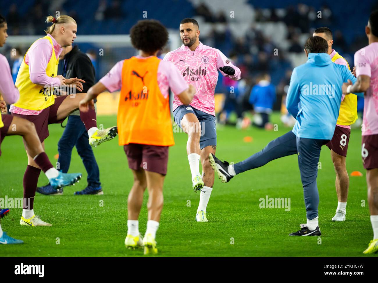 Kyle walker wärmt sich auf immagini e fotografie stock ad alta ...