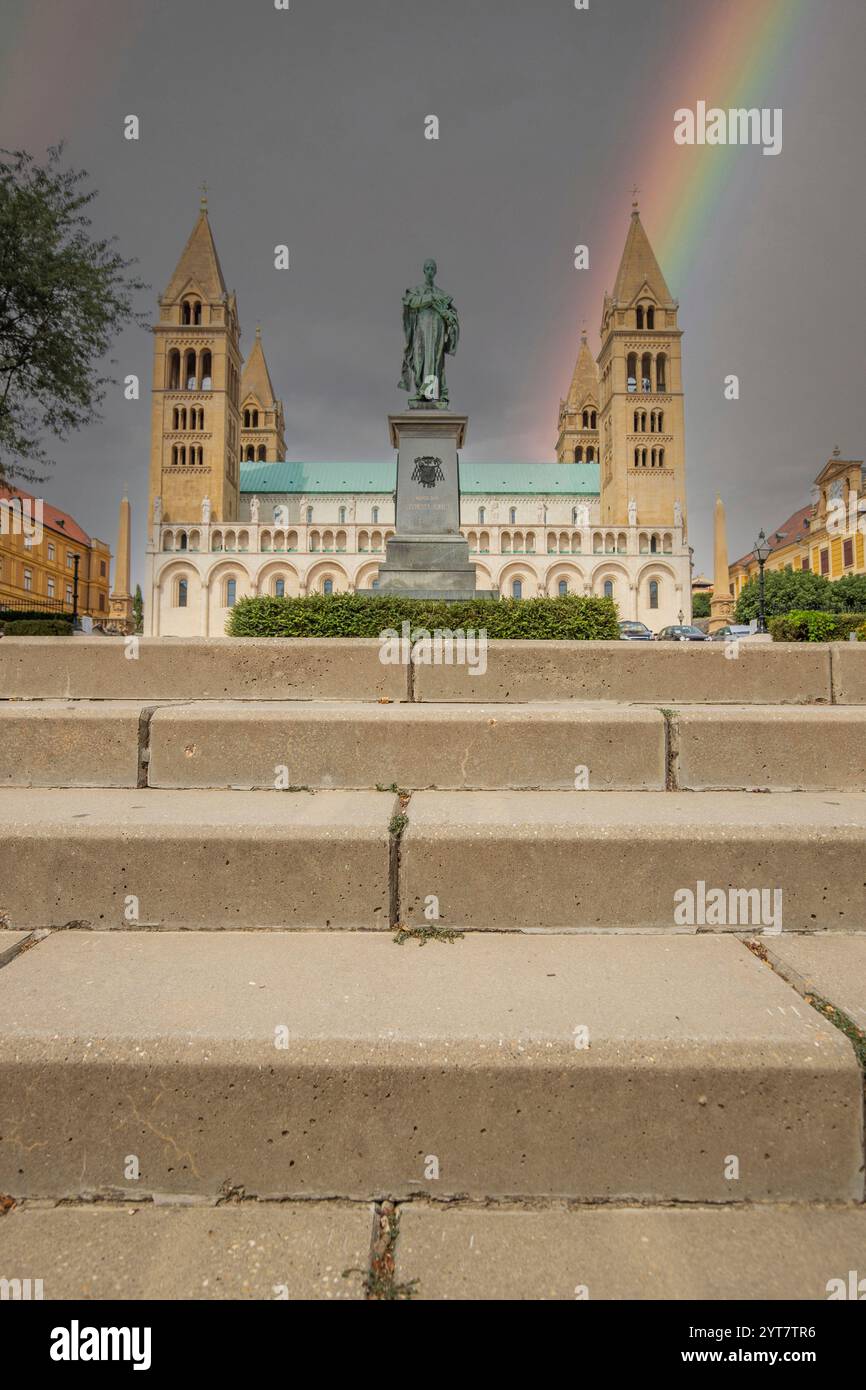 Basilica di un centro storico della città con cinque chiese. Vale la ...