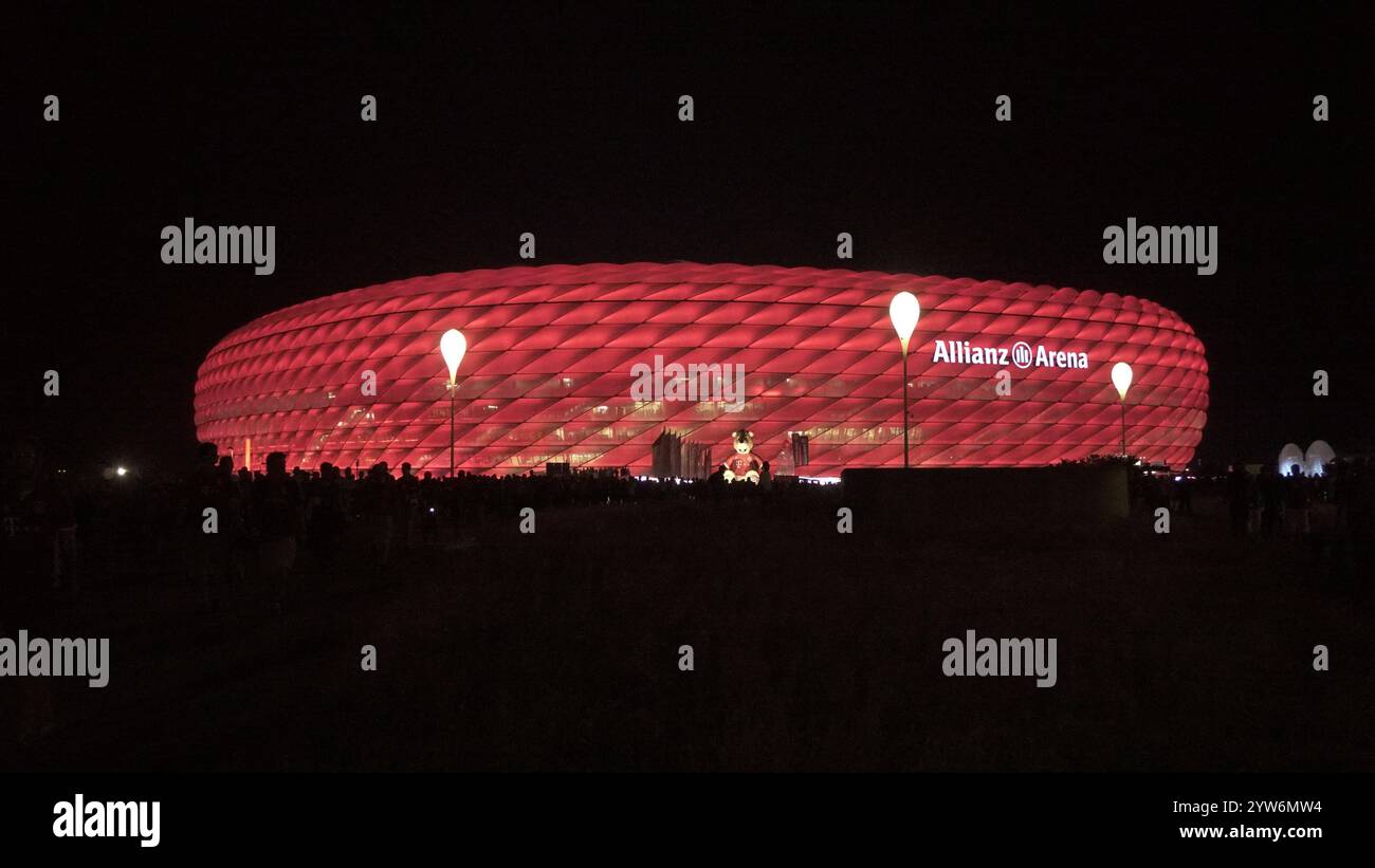 The allianz arena in munich immagini e fotografie stock ad alta ...