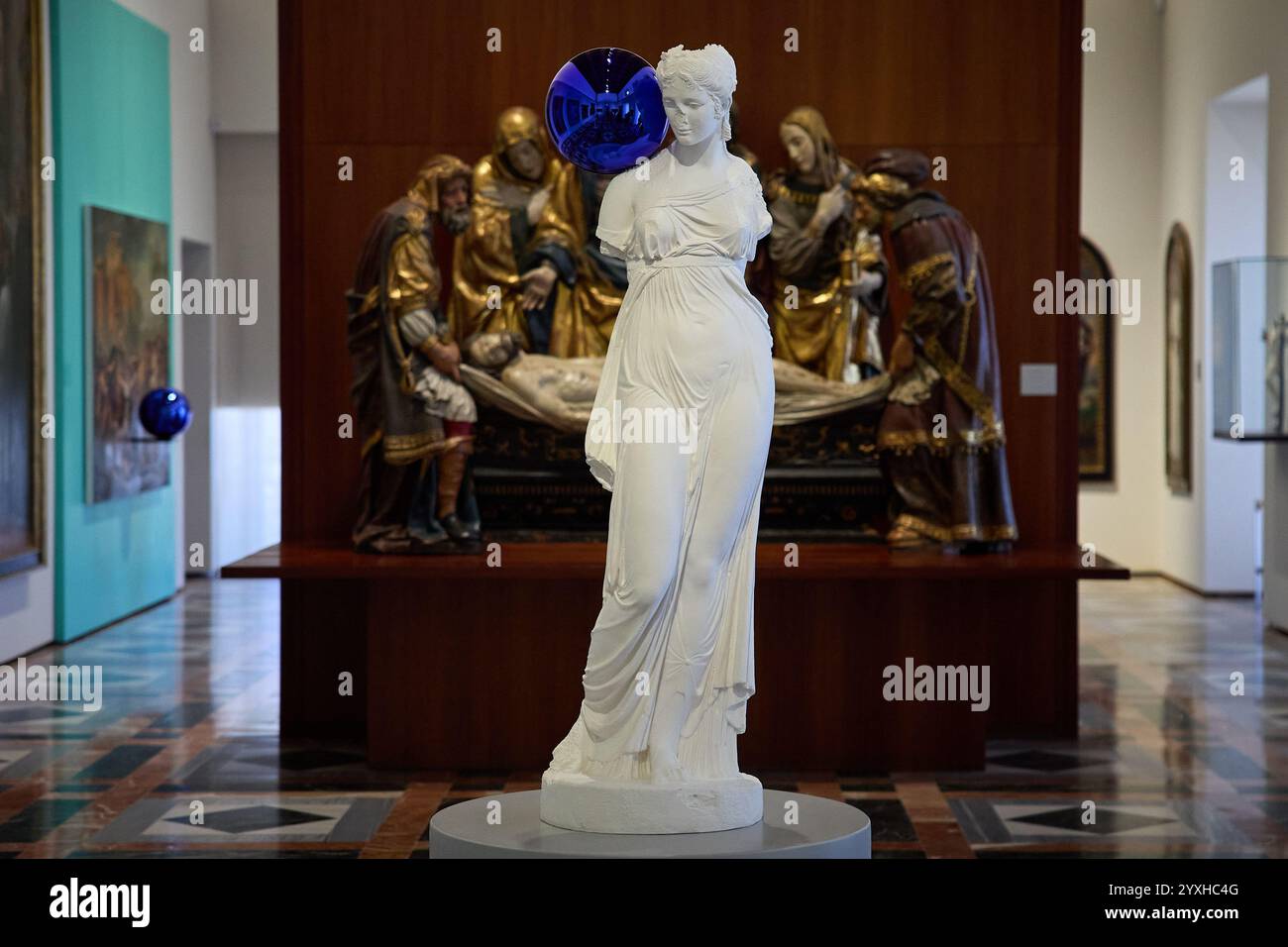 Jeff koons sculpture gazing ball immagini e fotografie stock ad alta ...