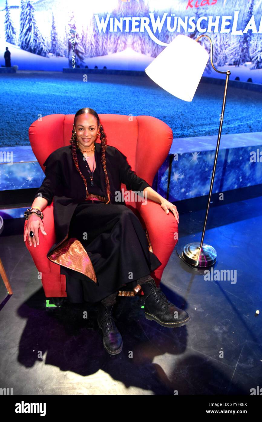 Milka Loff Fernandes Moderatorin Muenchen 21.12.2024. CAVALLUNA Kids Showpalast Muenchen, Hans ...