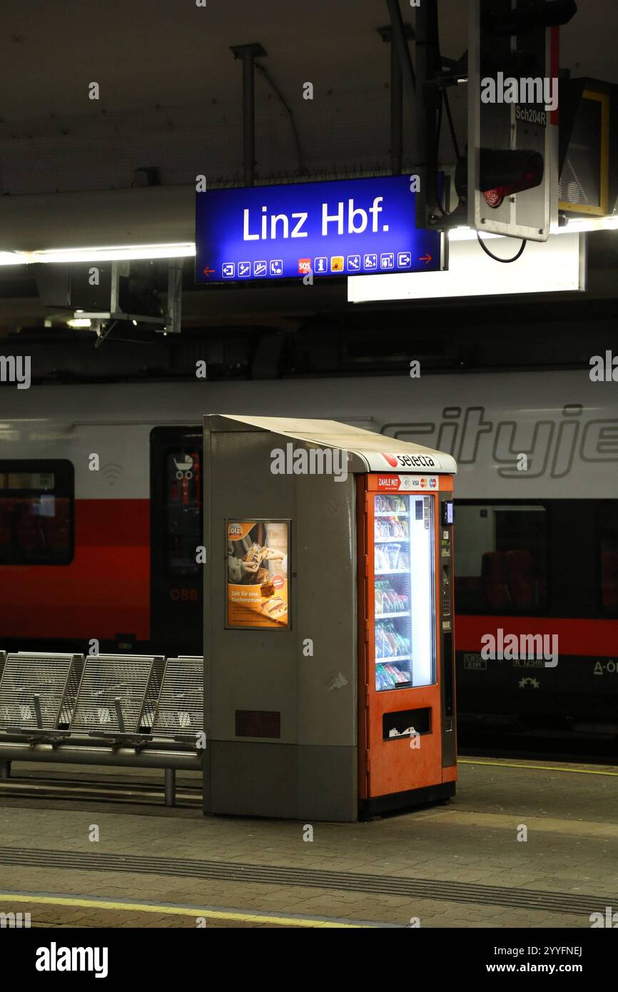 21.12.2024, Linz, AUT, Unterwegs in Oberösterreich, Symbolbild ...